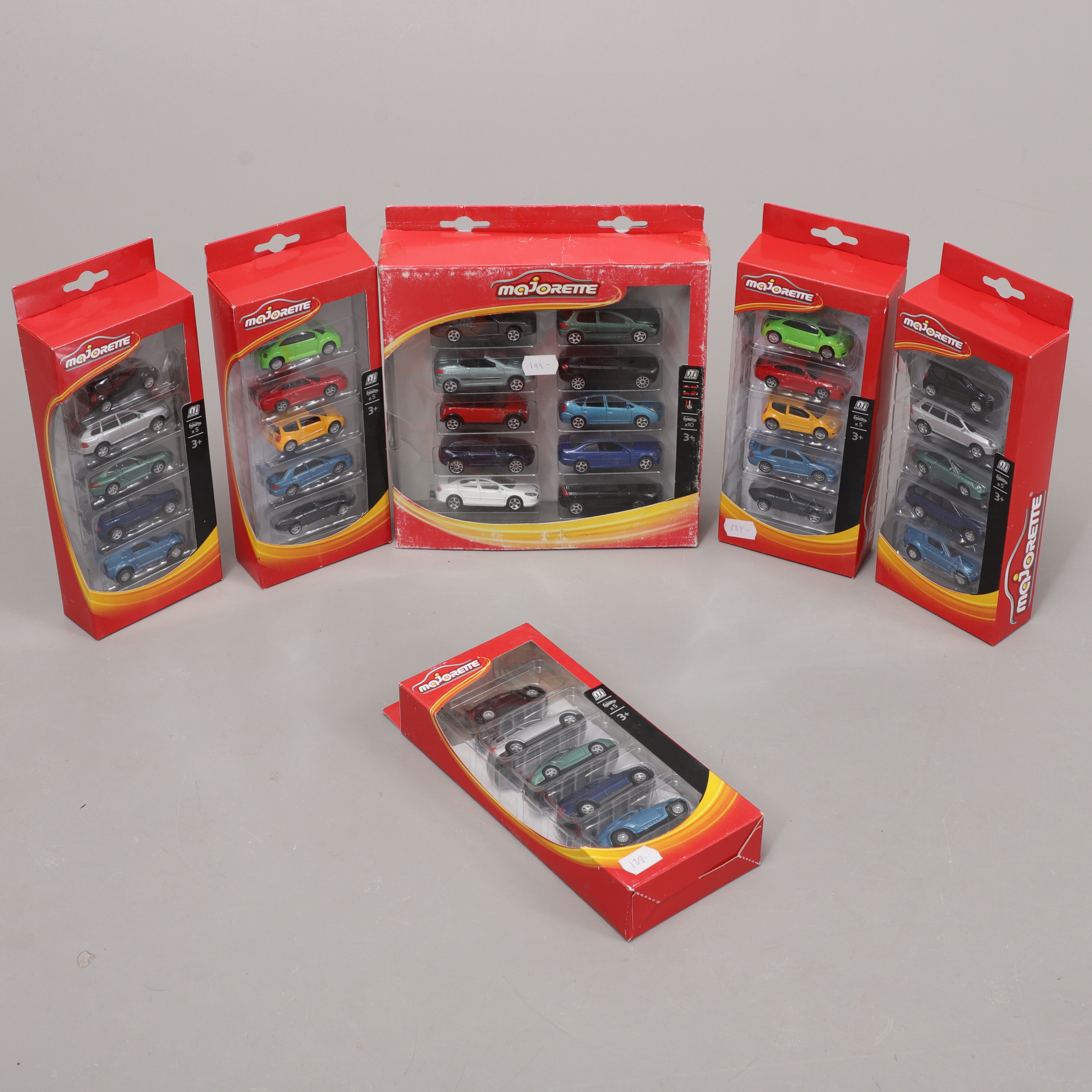 LEKSAKSBILAR, 28 st förpackningar, Majorette, 2000-tal. Leksaker ...