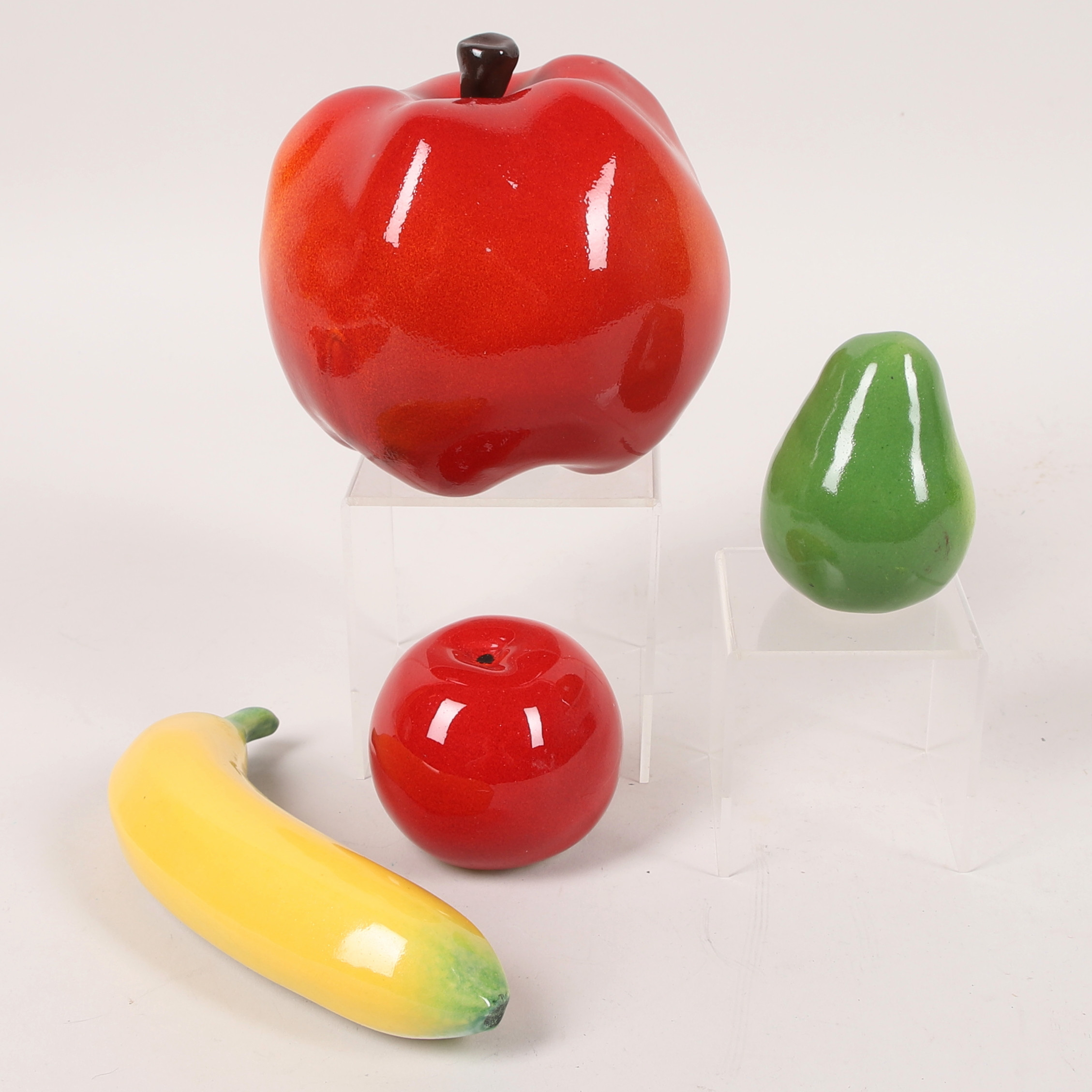 Bilder för 3426000. SKULPTURER, frukter, 4 st, Karl Arthur Fredriksson ...