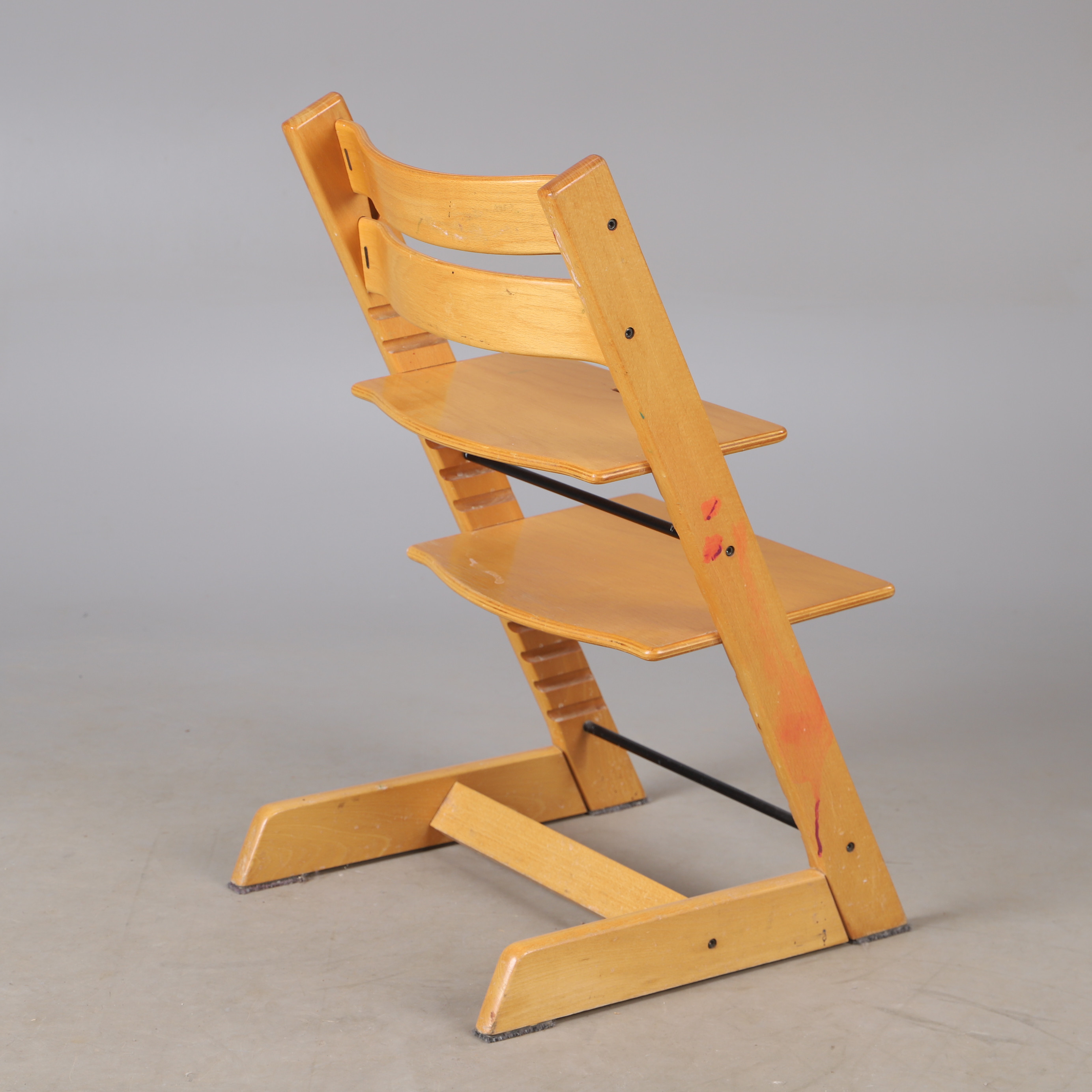 BARNSTOL, "Tripp Trapp", Stokke, Norge. Möbler - Fåtöljer & Stolar ...