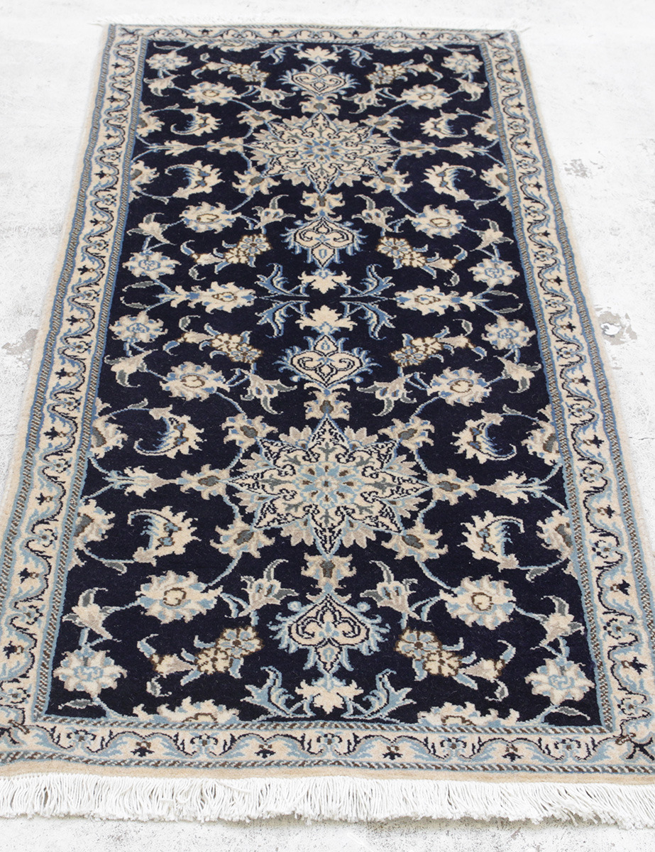 MATTA, Persisk, Nain, 194 x 80 cm. Mattor & Textil - Mattor - Auctionet