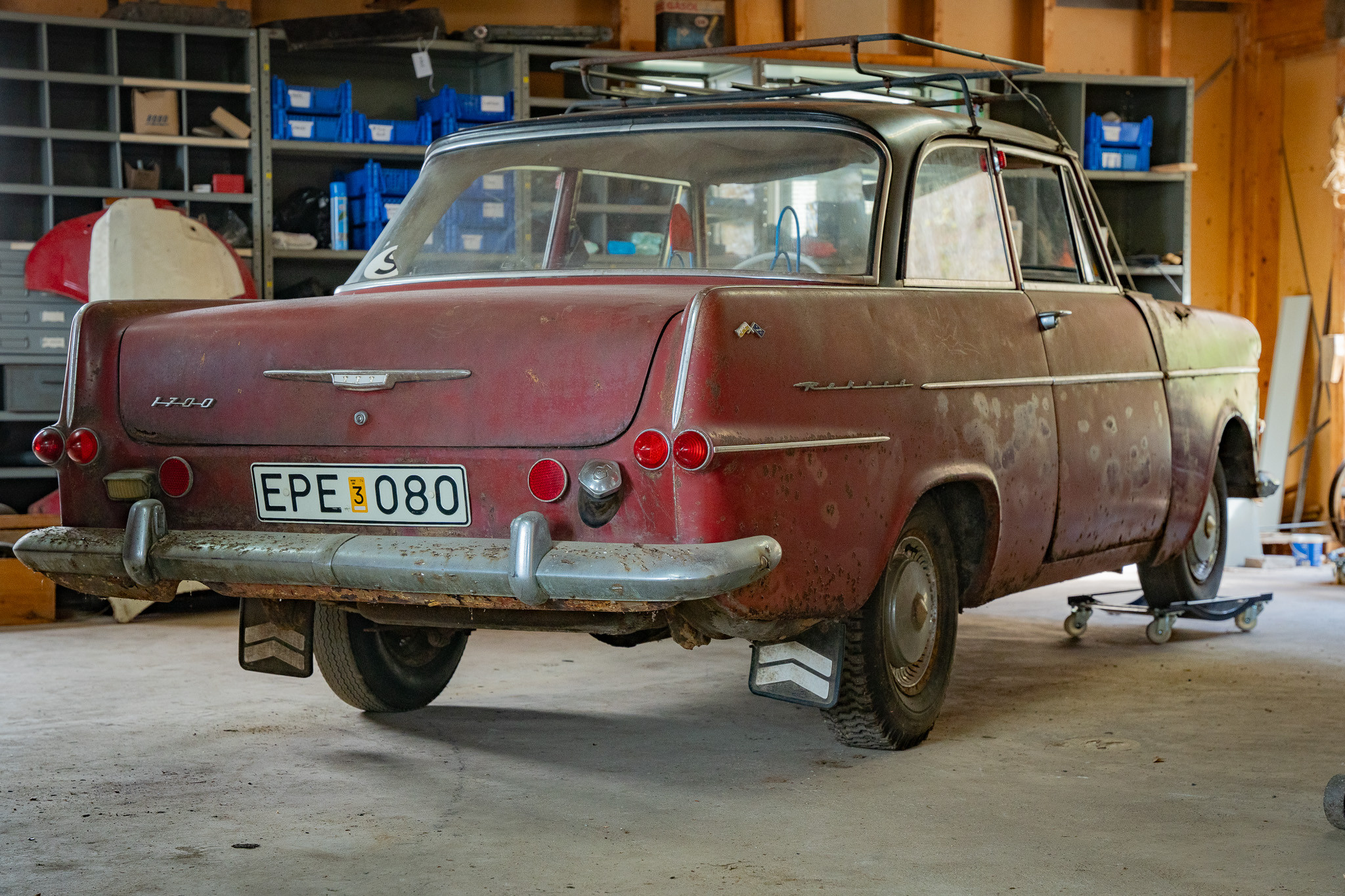 OPEL REKORD 1700 2-dörrars sedan med soltak, årsmodell 1962, Tyskland ...