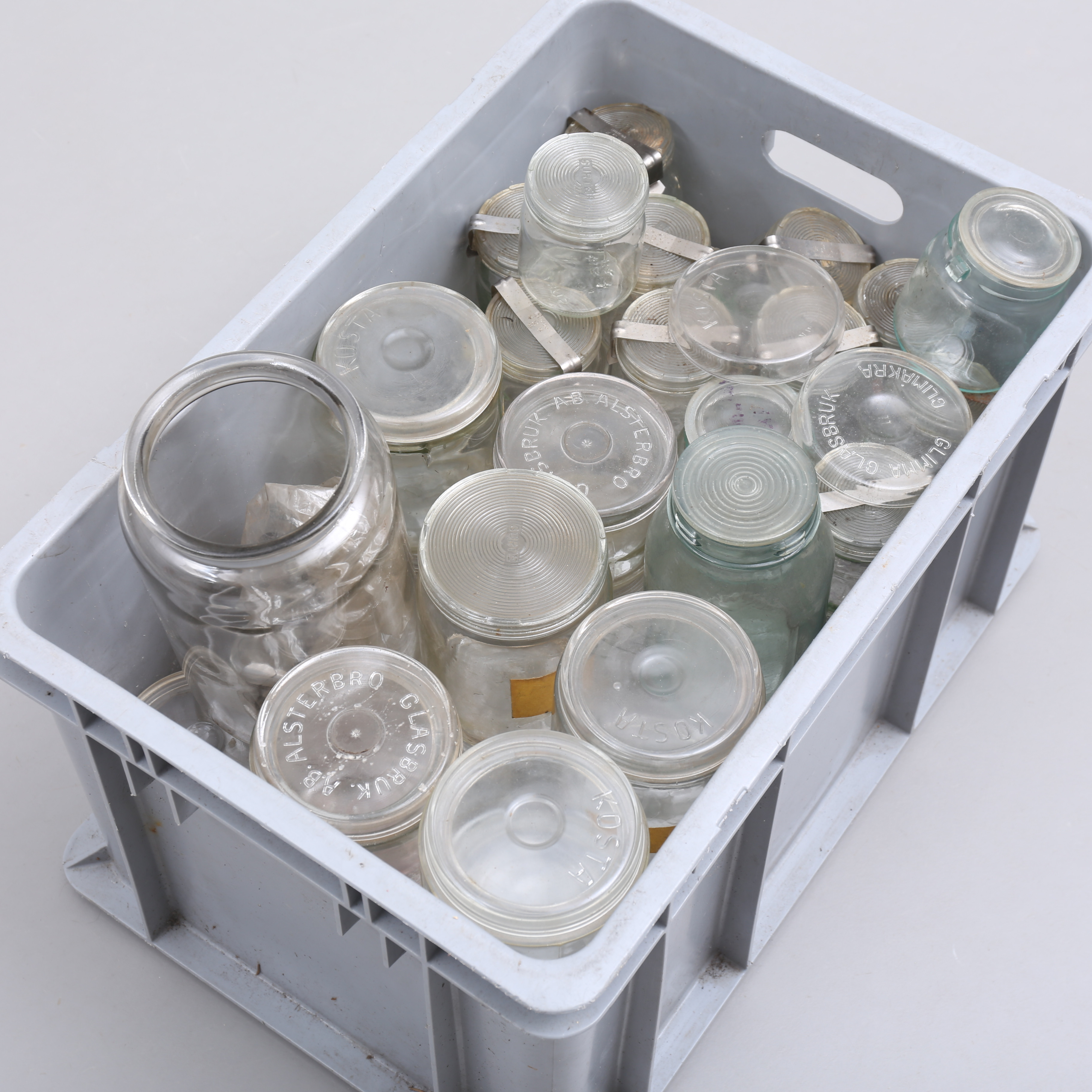 Bilder för 3481263. GLASBURKAR med lock, 35 st sk konserveringsburkar ...