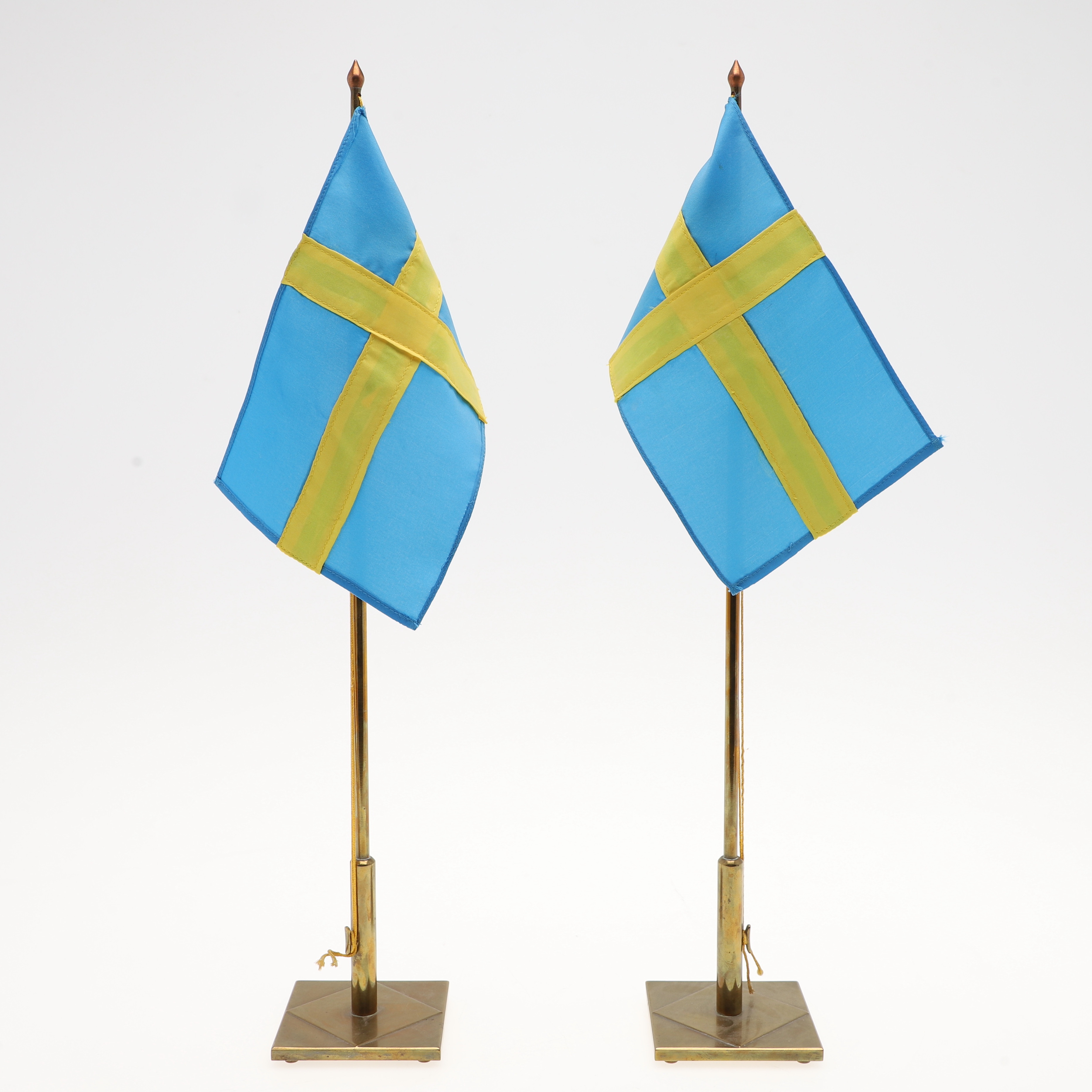 Images for 3532160. A pair of standards, brass, Swedish flag. - Auctionet