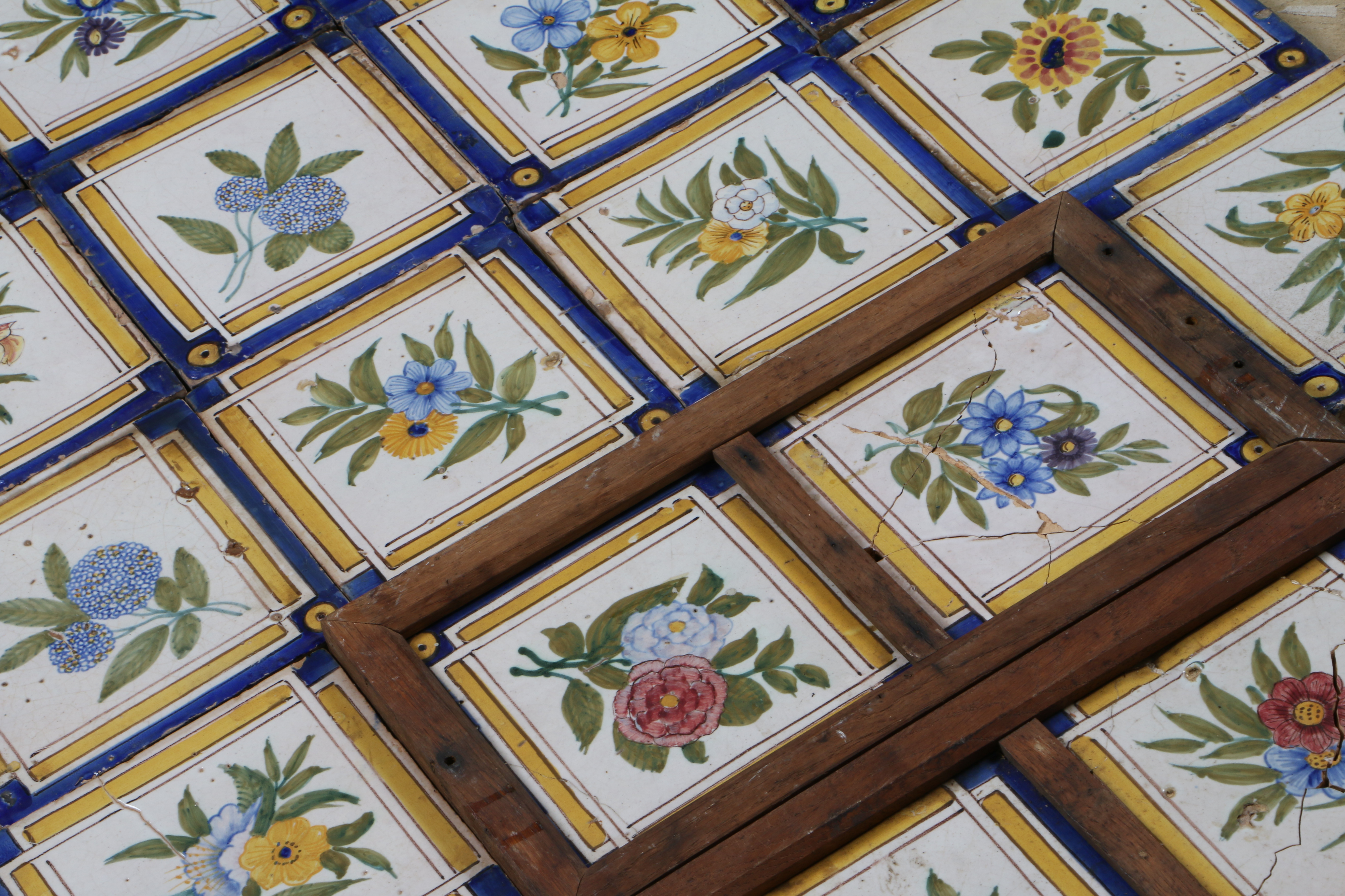 Images for 3553195. ITALIAN MOSCA EARTHENWARE TILES, NAPOLI 19TH ...