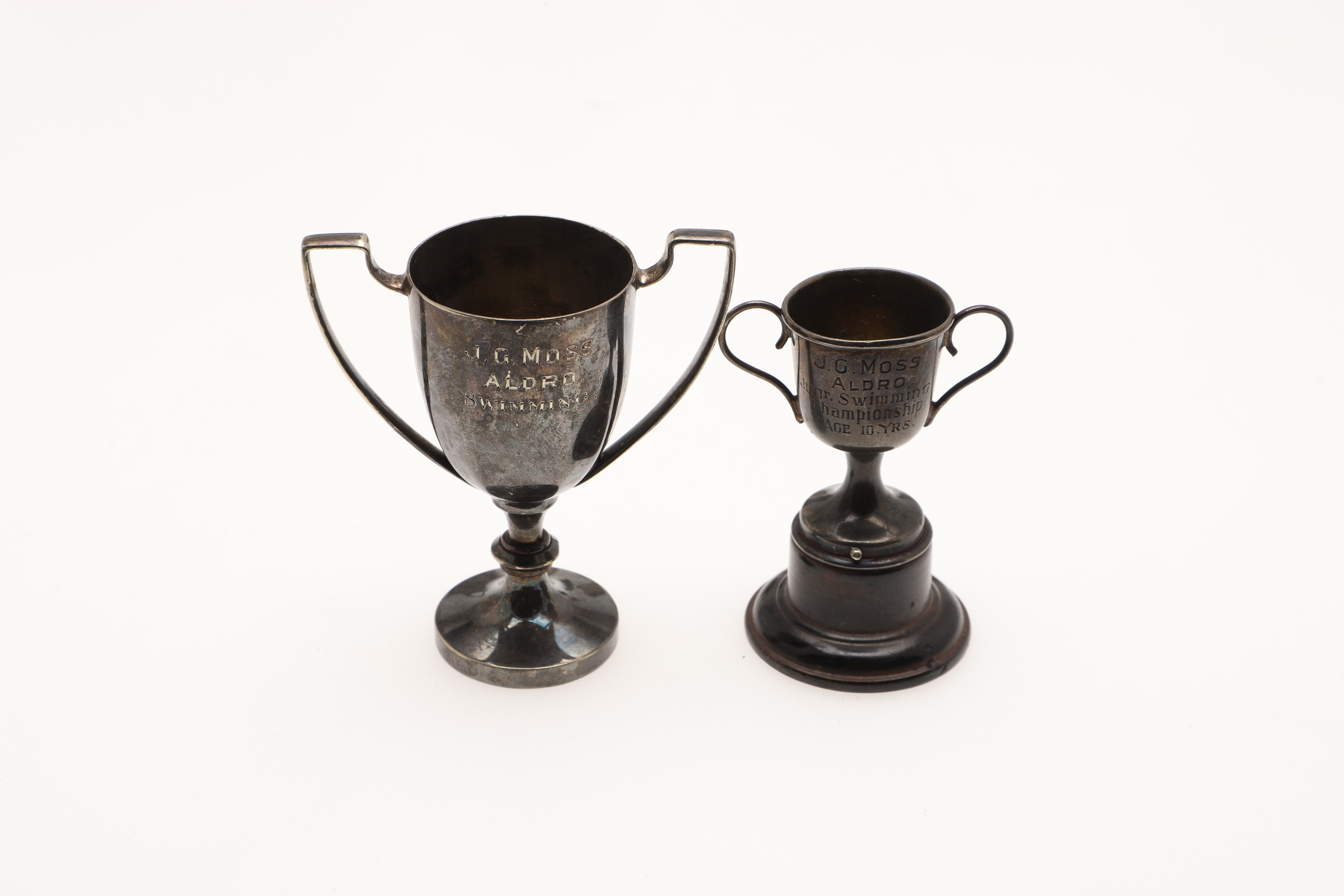 Images for 3569643. A VINTAGE BOTTLE OF GORDON'S GIN, FIVE SILVER ...