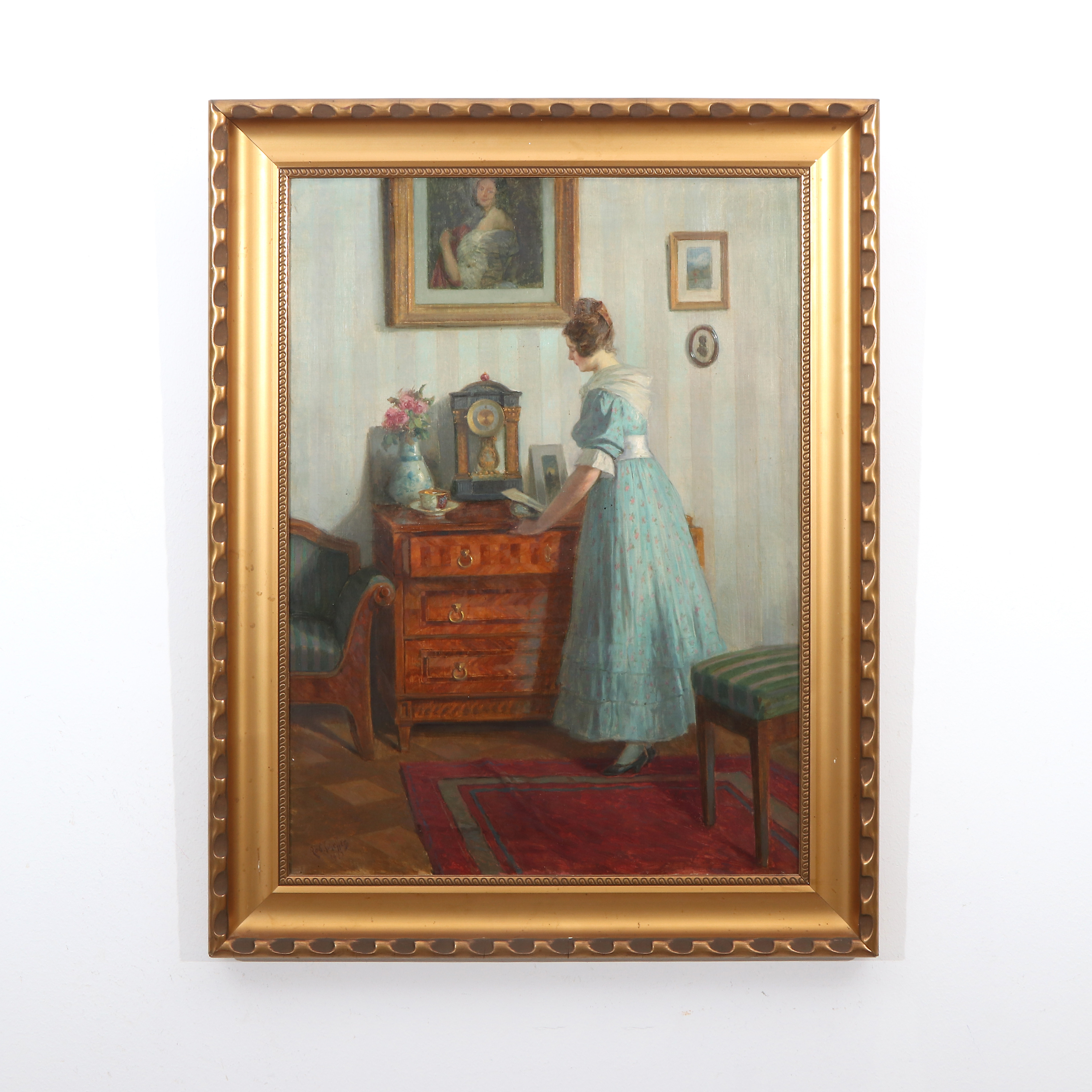 ROBERT SCHEFFER. Oljemålning på duk. Interiör med kvinna vid byrå ...