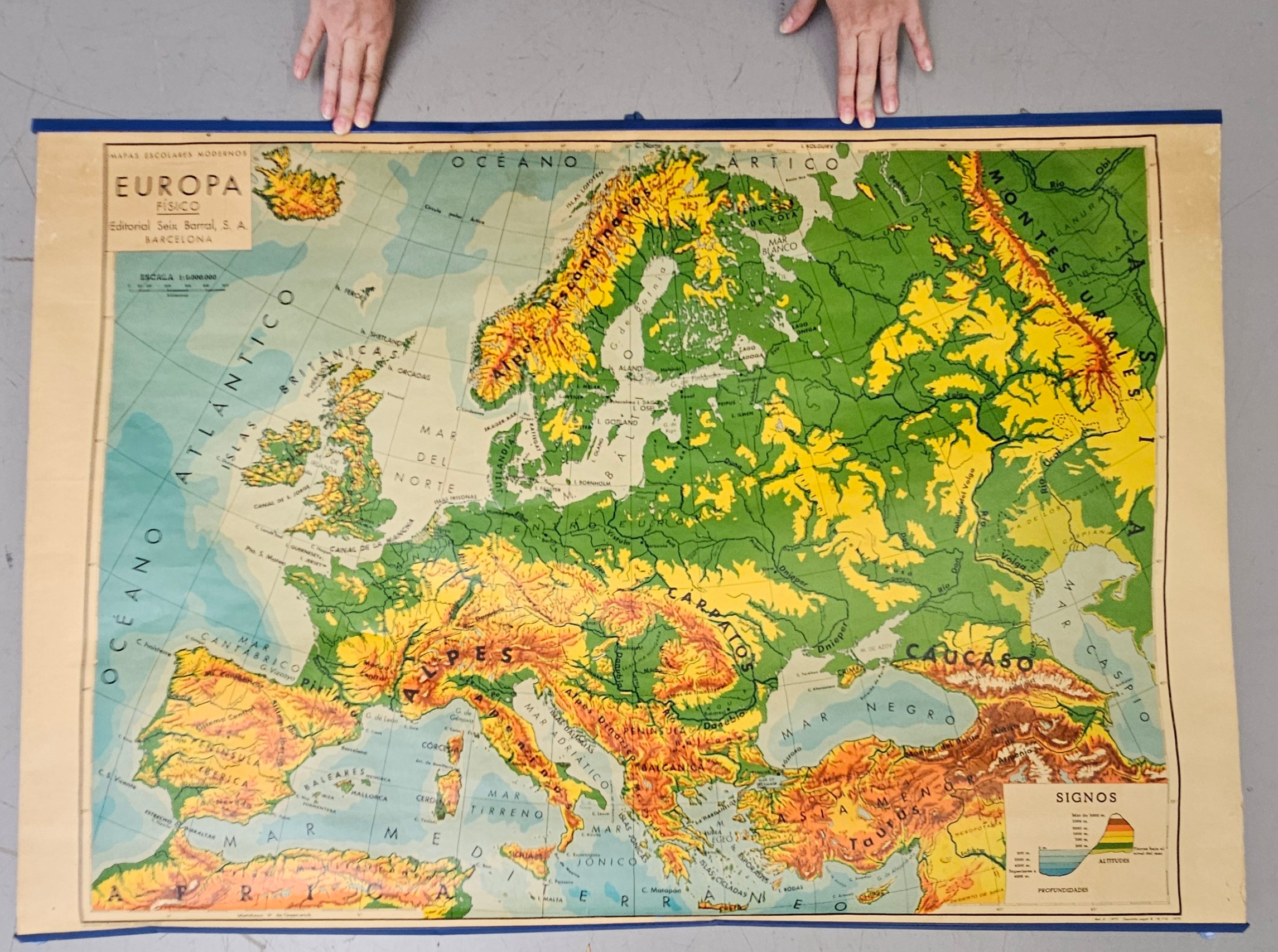 Images for 3581539. OLD SCHOOL MAP. POLITICAL EUROPE. 1972. - Auctionet