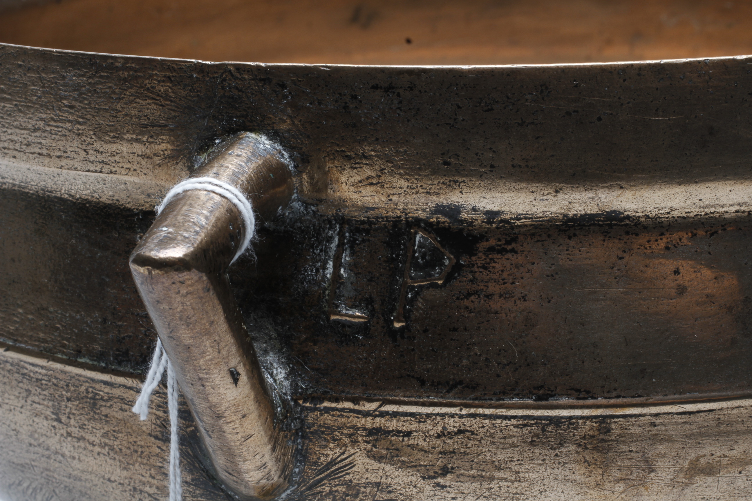 Images for 365955. ORE POT, 18th/19th century. - Auctionet