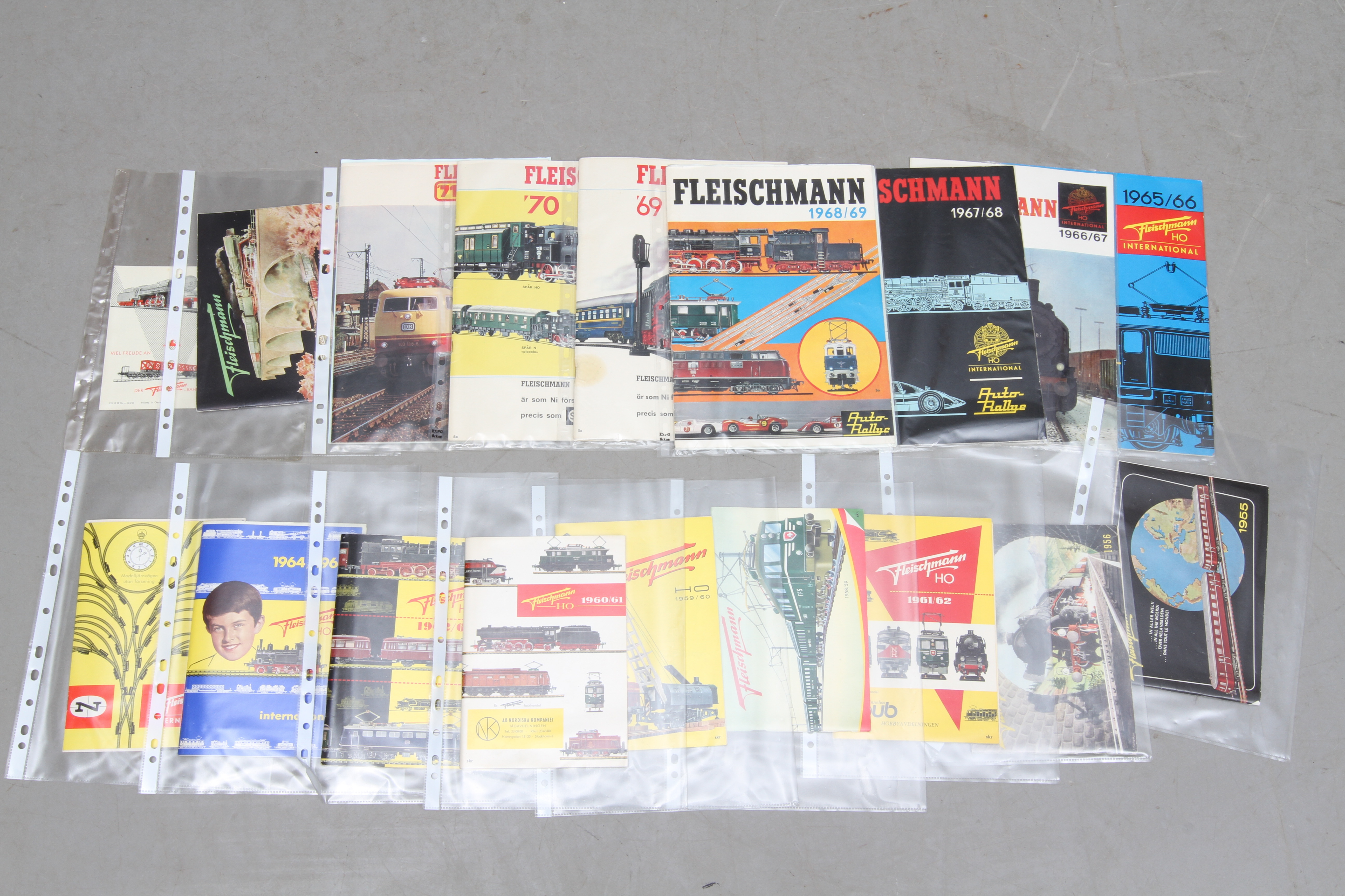 Images for 371535. FLEISCHMANN train catalogs 16 catalogs between 1954 ...