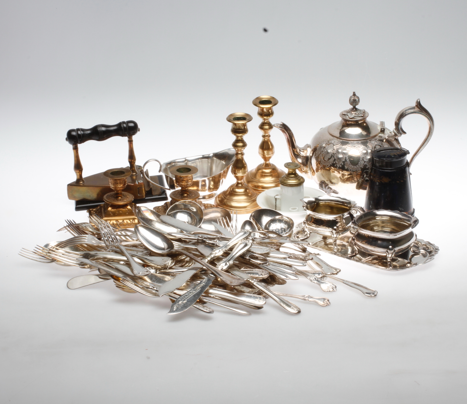 Images for 381222. METAL OBJECTS, 1800-1900s. - Auctionet