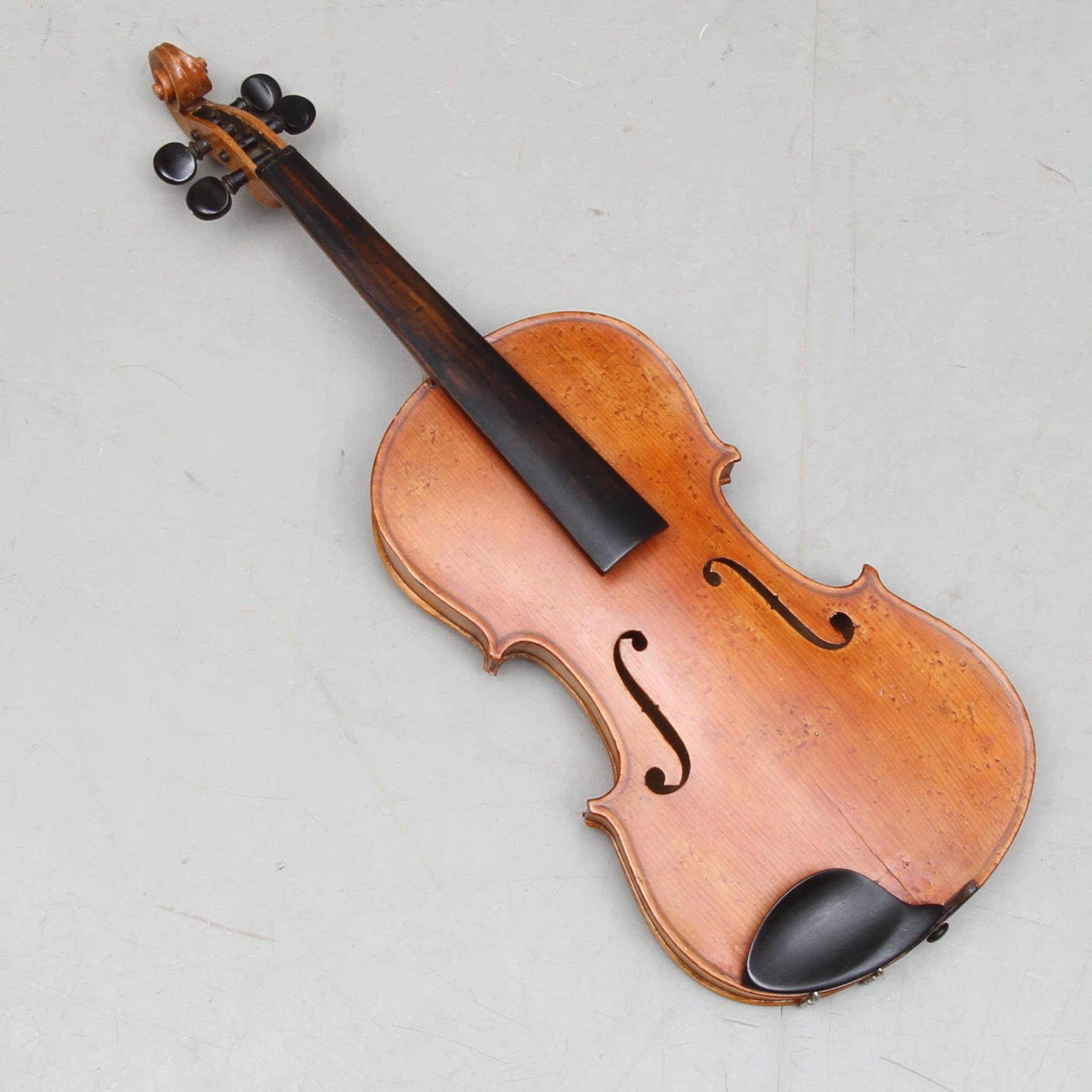Images for 389336. VIOLIN, with bow, Swedish, around 1900. - Auctionet