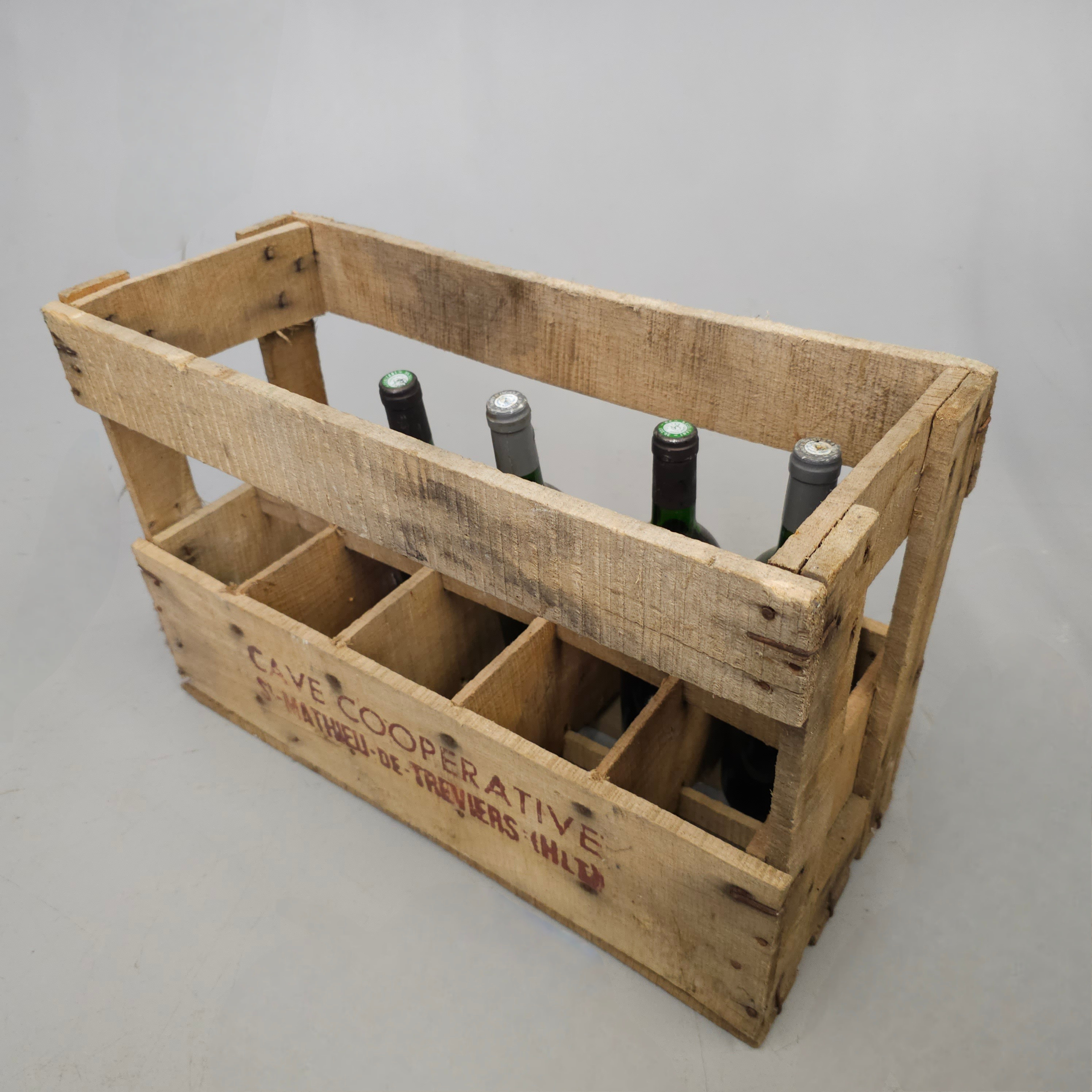 Images for 3900727. OLD WINE BOX “CAVE COOPERATIVE SAINT MATHIEU DE ...