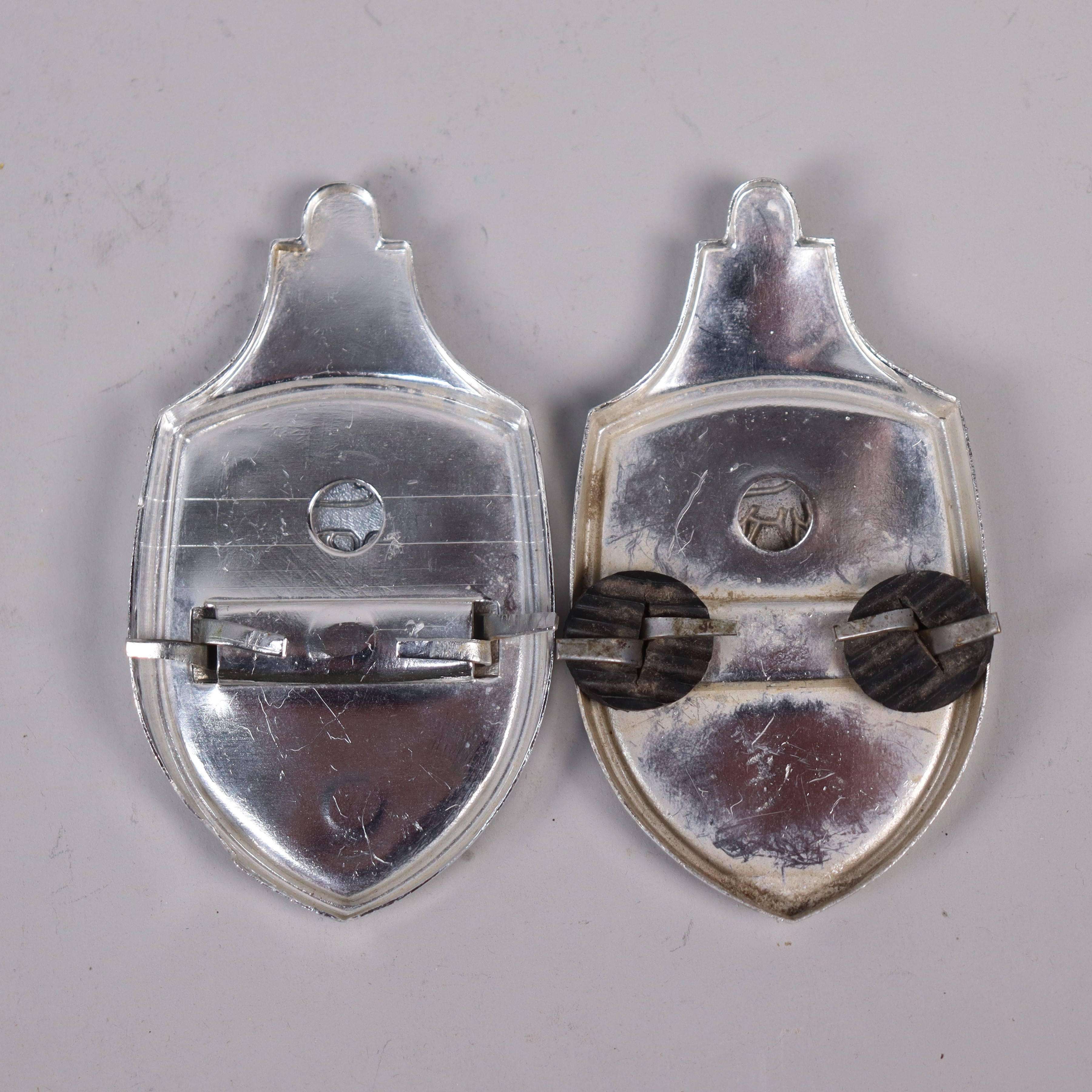 Bilder för 4211796. Volkswagen VW Wolfsburg Bubbla/Beetle, kylaremblem ...