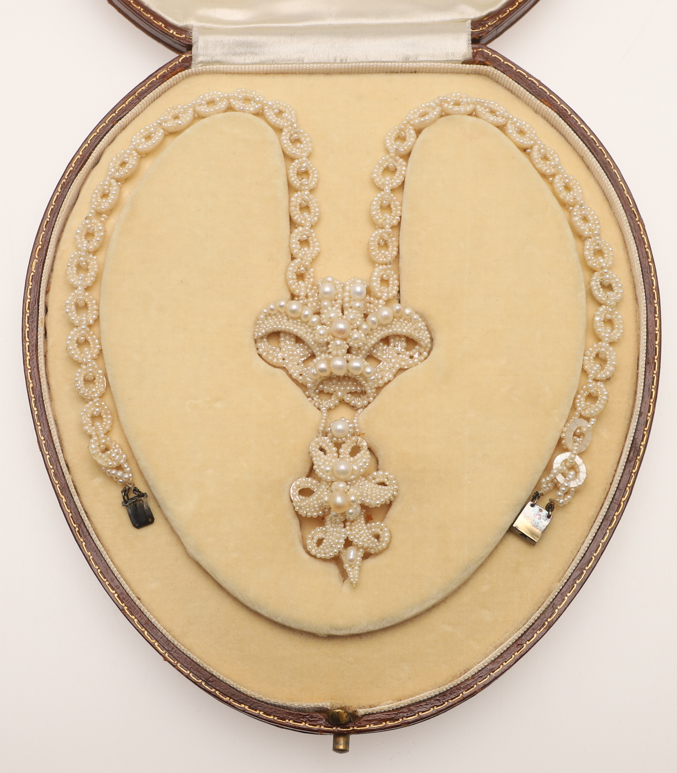 Images for 4266829. AN EARLY VICTORIAN SEED PEARL NECKLACE. - Auctionet