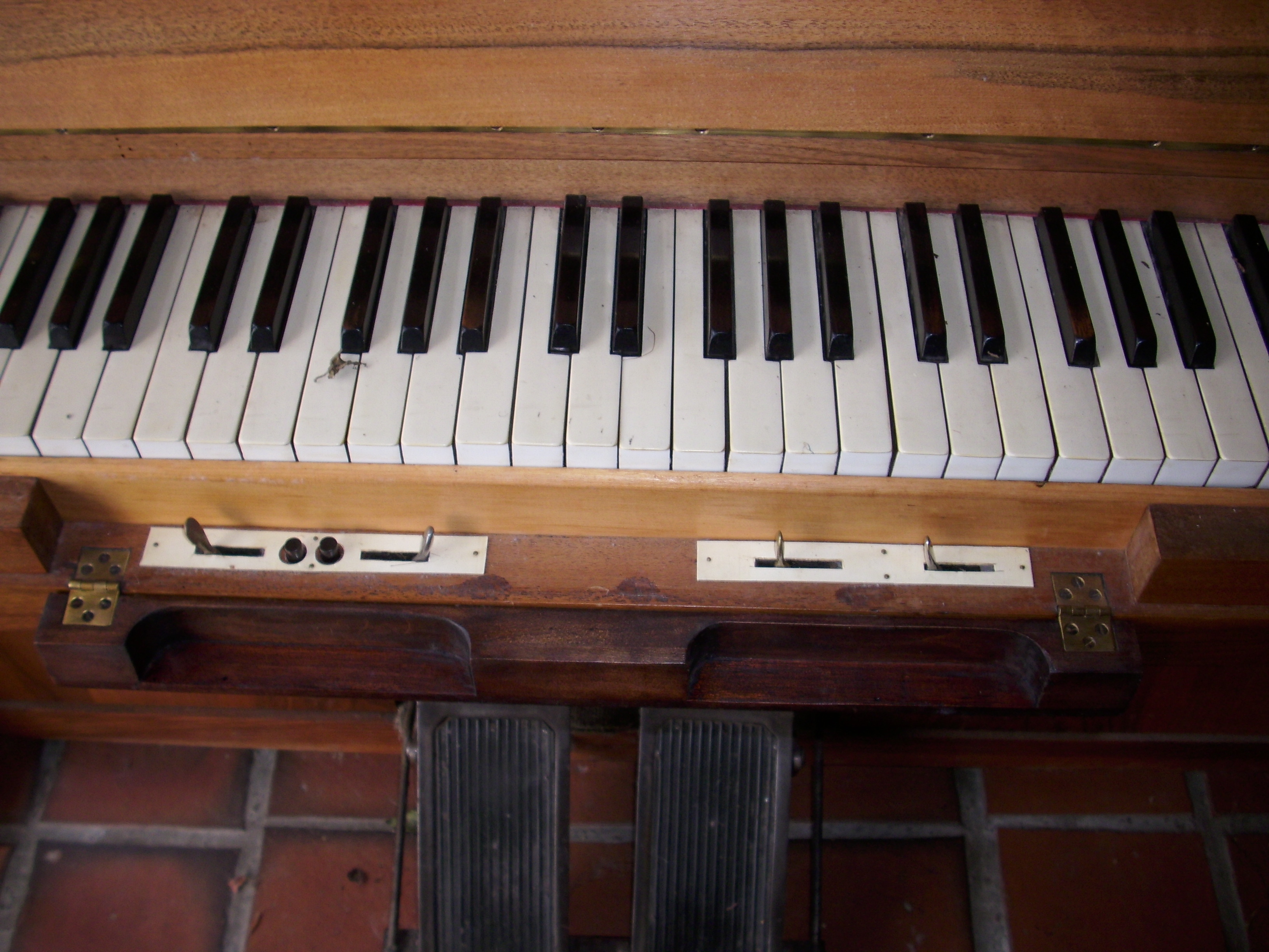 PIANOLA. Samlarföremål - Musikinstrument - Auctionet