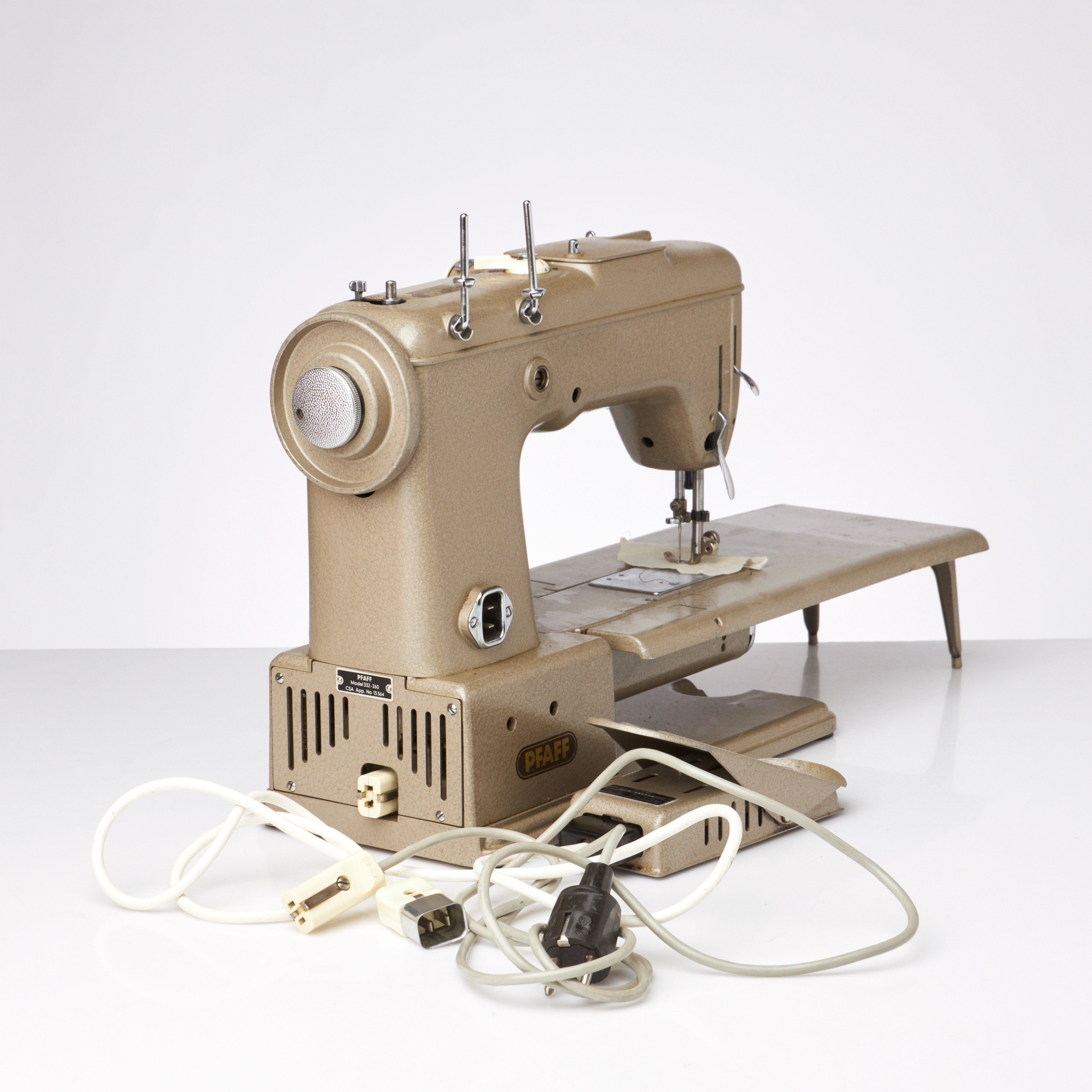 Bilder för 4442603. SYMASKIN, Pfaff 332 Automatic, 1900-talets mitt ...