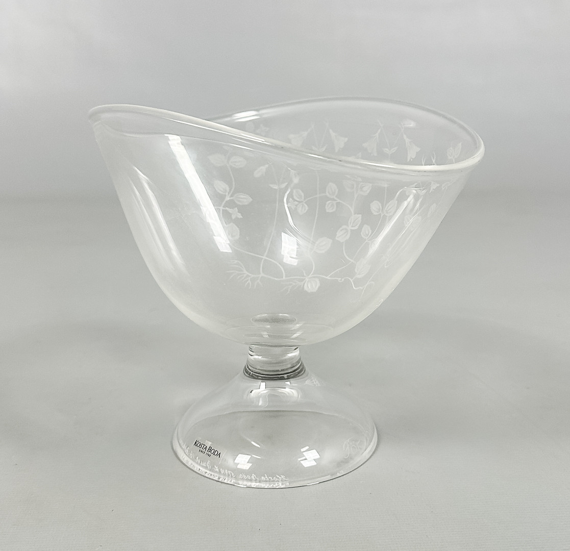 Images for 4506419. LISA BAUER. A bowl, crystal, “Linnea”, signed ...