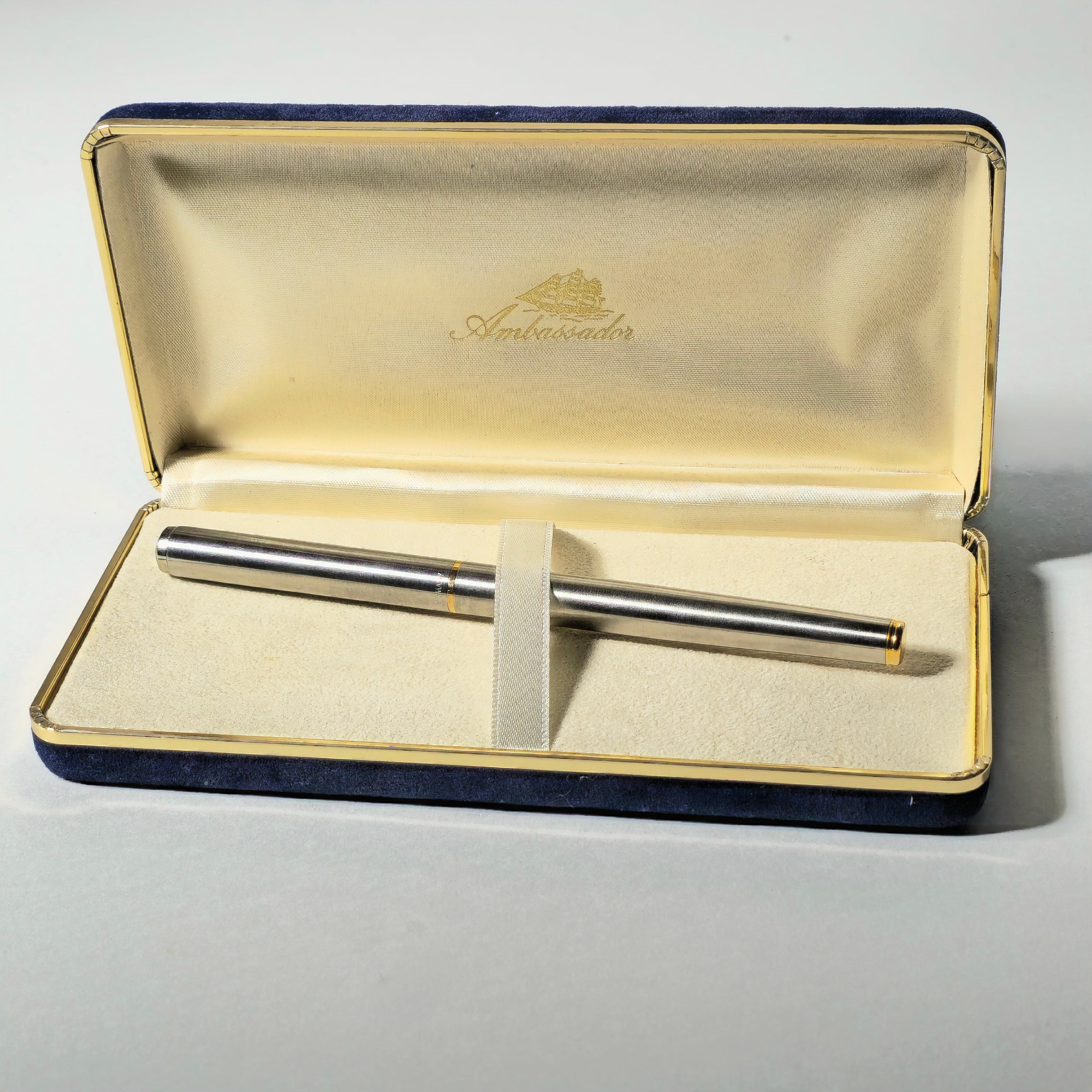 Images for 4543310. AMBASSADOR STEEL FOUNTAIN PEN. - Auctionet
