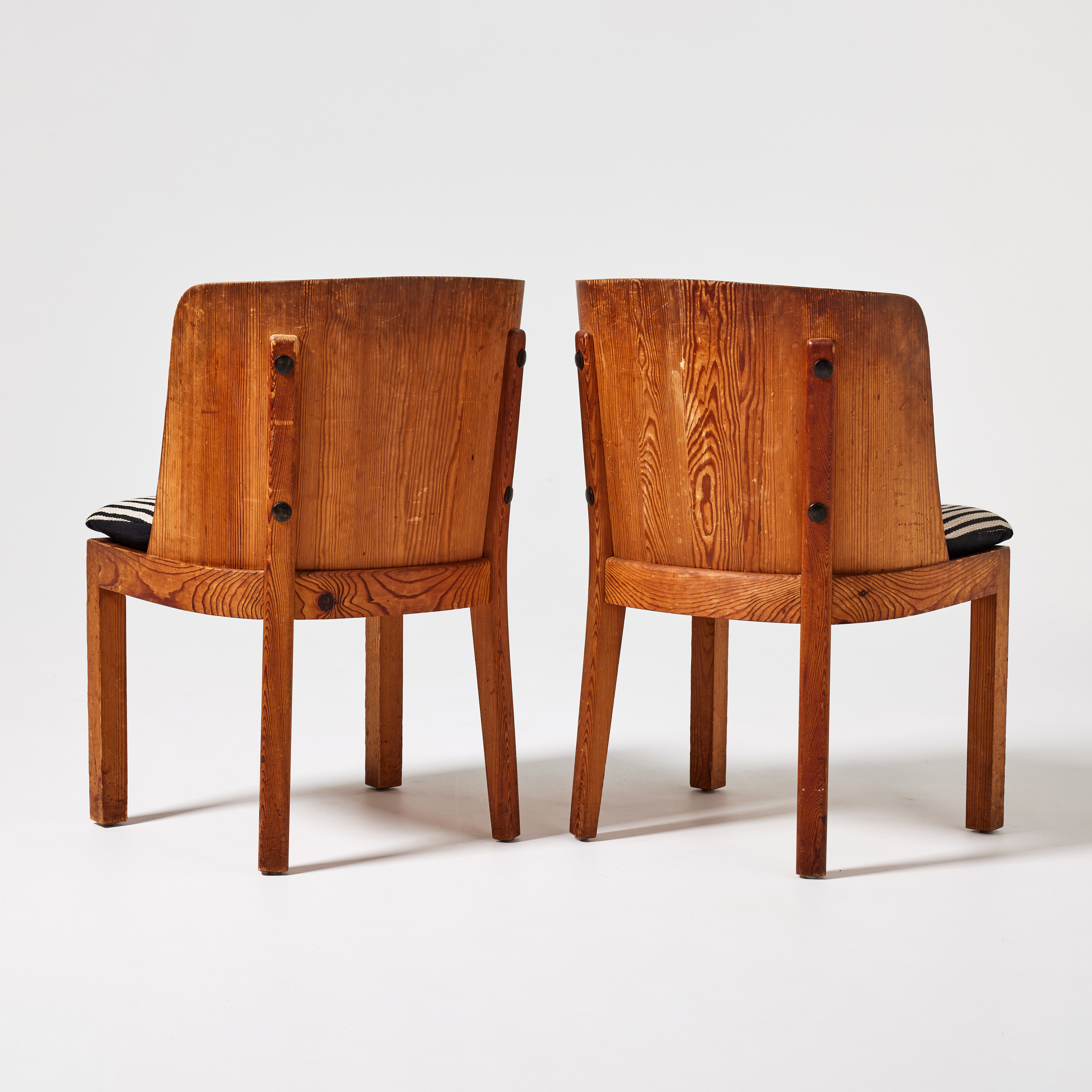 Bilder zu 4545637. AXEL EINAR HJORTH. „Lovö“, ein Paar Sessel von ...