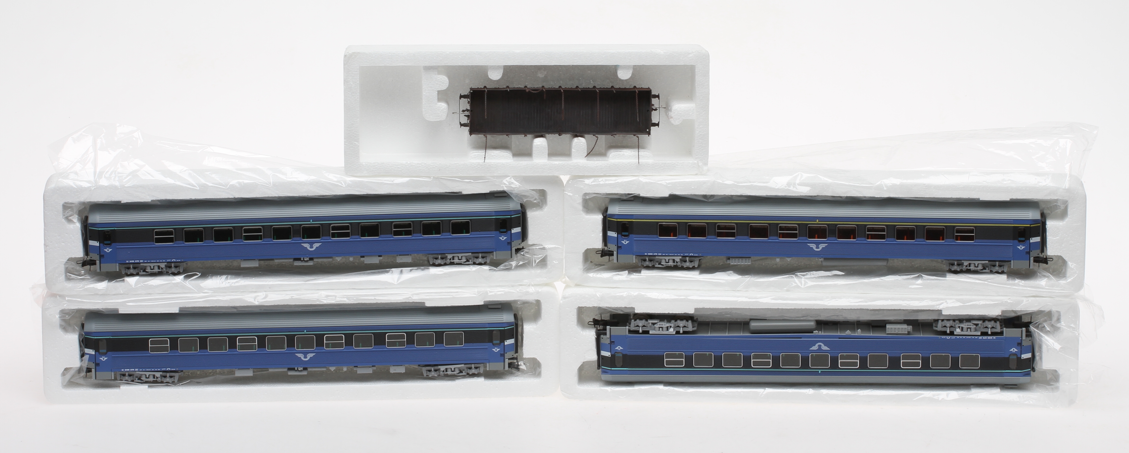 Bilder zu 45679. MODEL TRAIN 4 Personenwagen der ROCO SJ und umgebauter ...