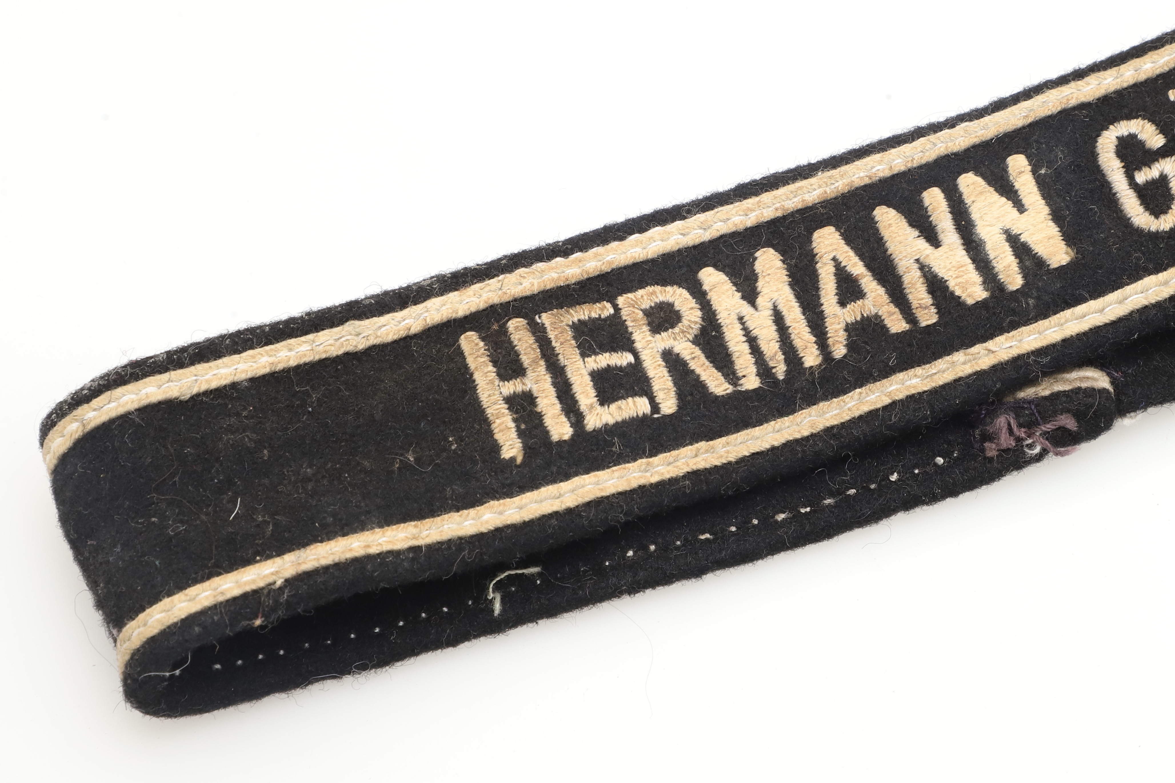 Bilder zu 4589686. EIN DEUTSCHER TITEL IN DER MANSCHETTENMANSCHETTE DER ...