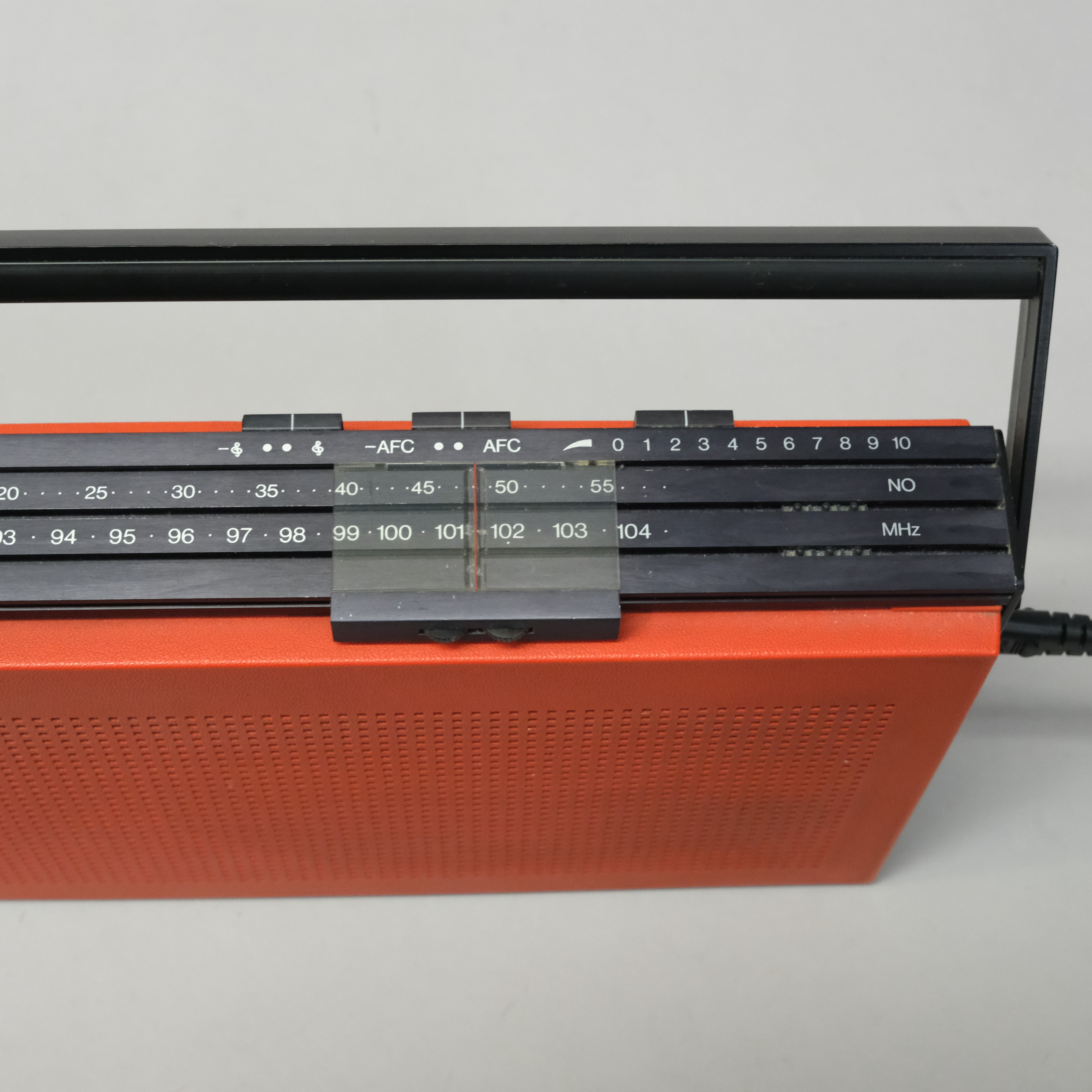 Images for 4600007. BANG & OLUFSEN. TRANSISTOR RADIO. “BEOLITE 505 ...