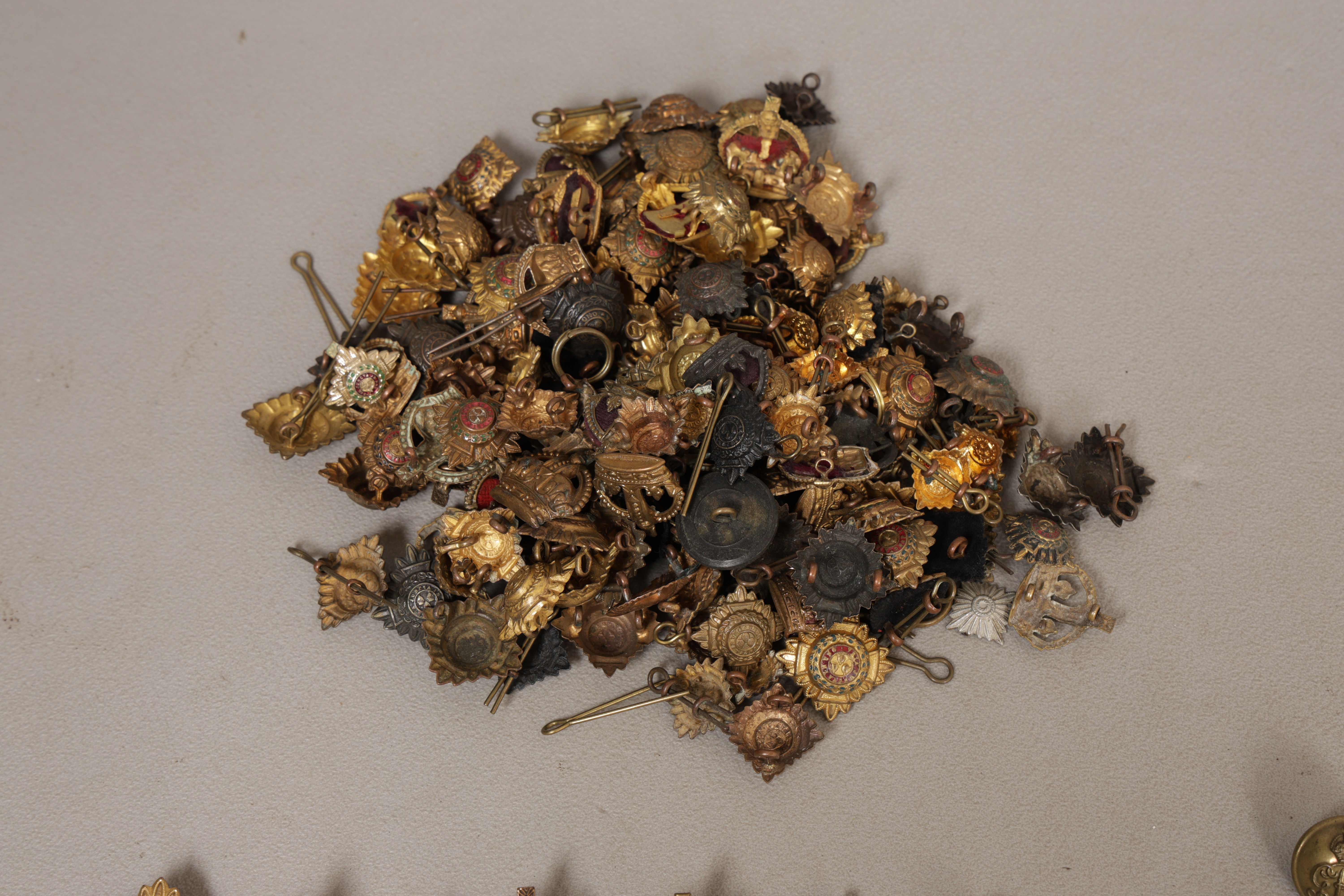 Images for 4617340. A COLLECTION OF OFFICERS RANK PIPS AND MILITARY ...