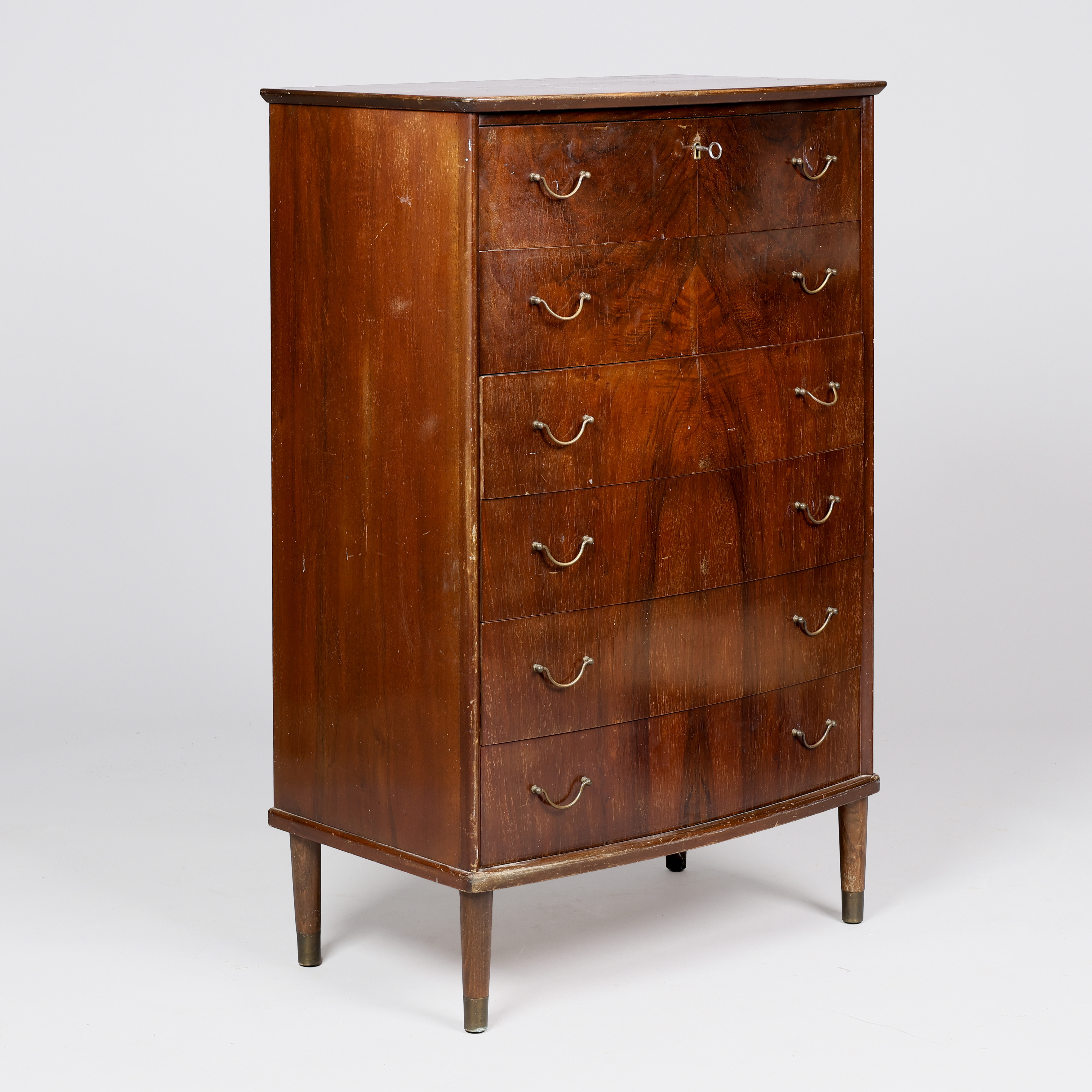 Bilder för 4631869. Byrå av mahogny och mutter med sex lådor, handtag i ...