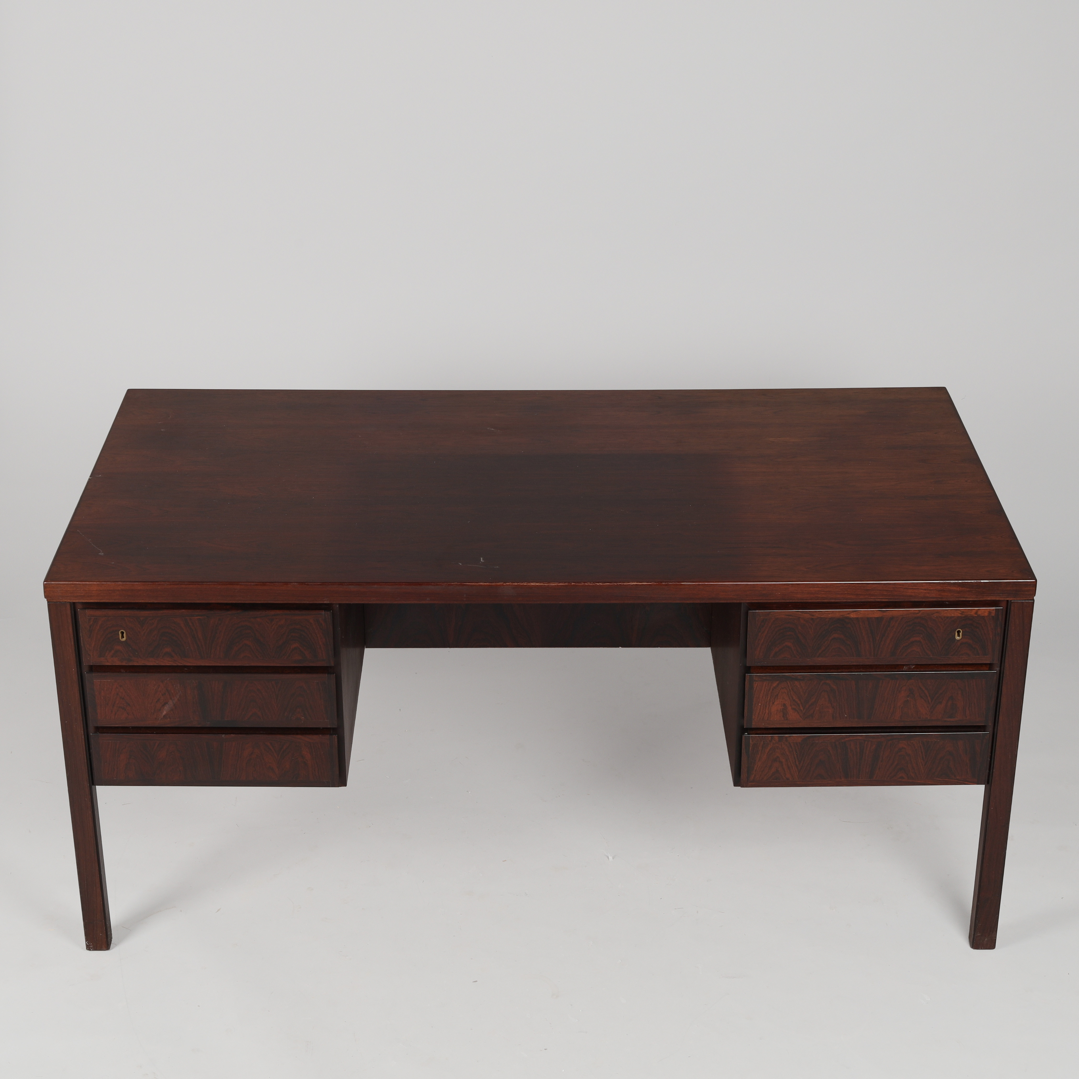 Bilder för 4638671. GUNNI OMANN. Fristående skrivbord i palisander ...