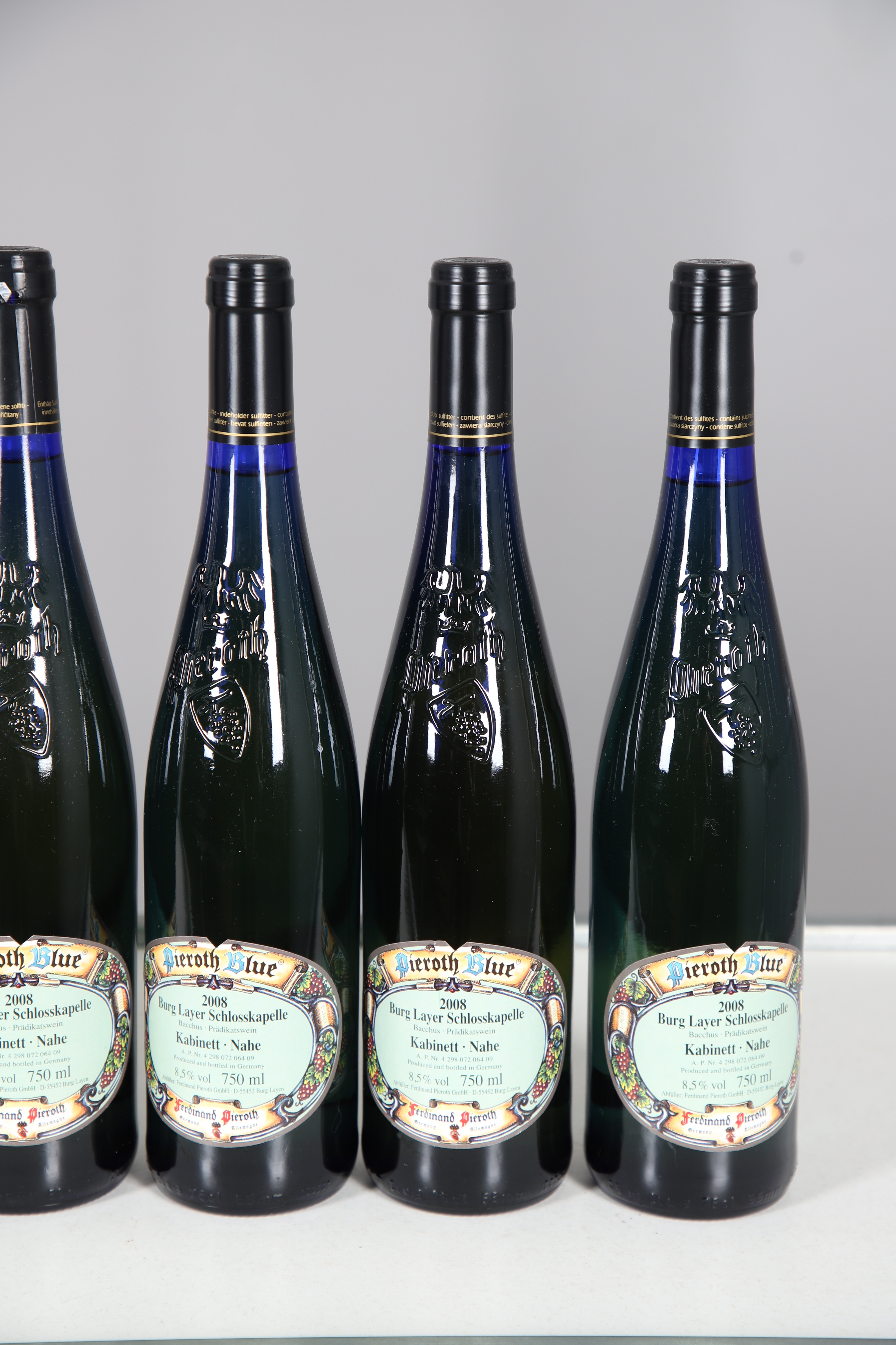 Bilder zu 4685267. EIN VERPACKTES SET MIT SECHS FLASCHEN WEIN VON ...