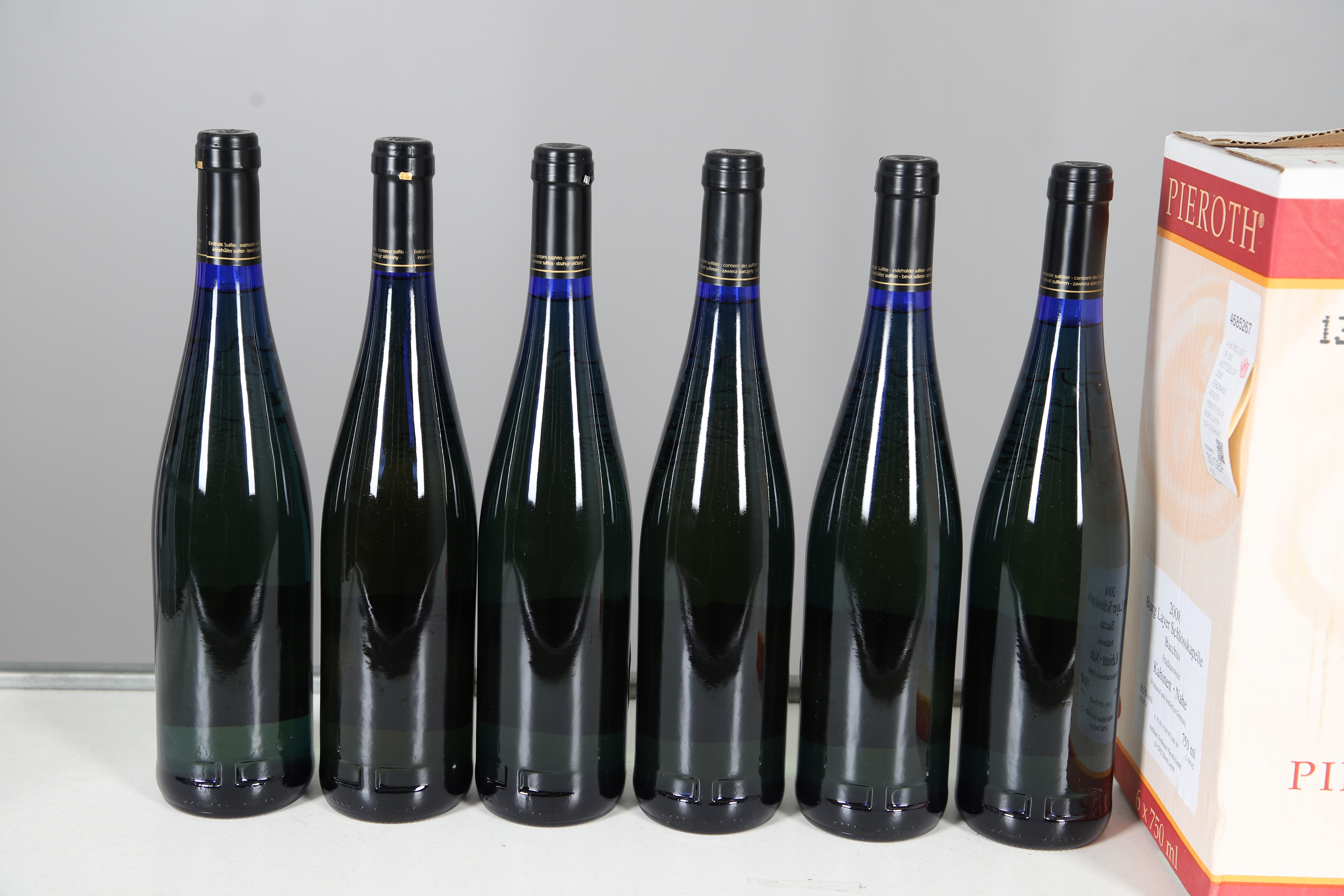 Bilder zu 4685267. EIN VERPACKTES SET MIT SECHS FLASCHEN WEIN VON ...