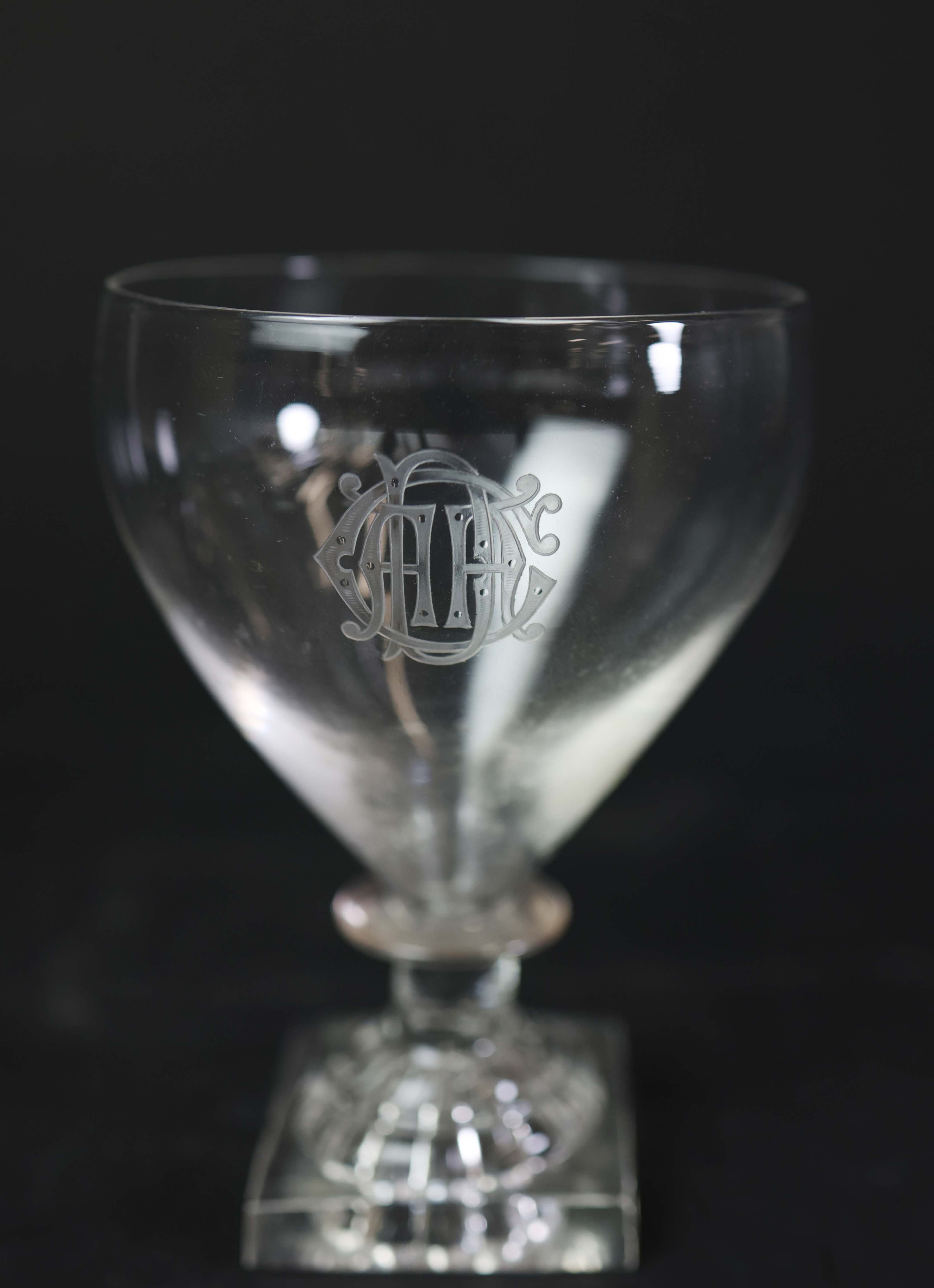 EN SAMLING AV OLIKA ETSADE GLASÖGON. (16). Glas - Serviser - Auctionet