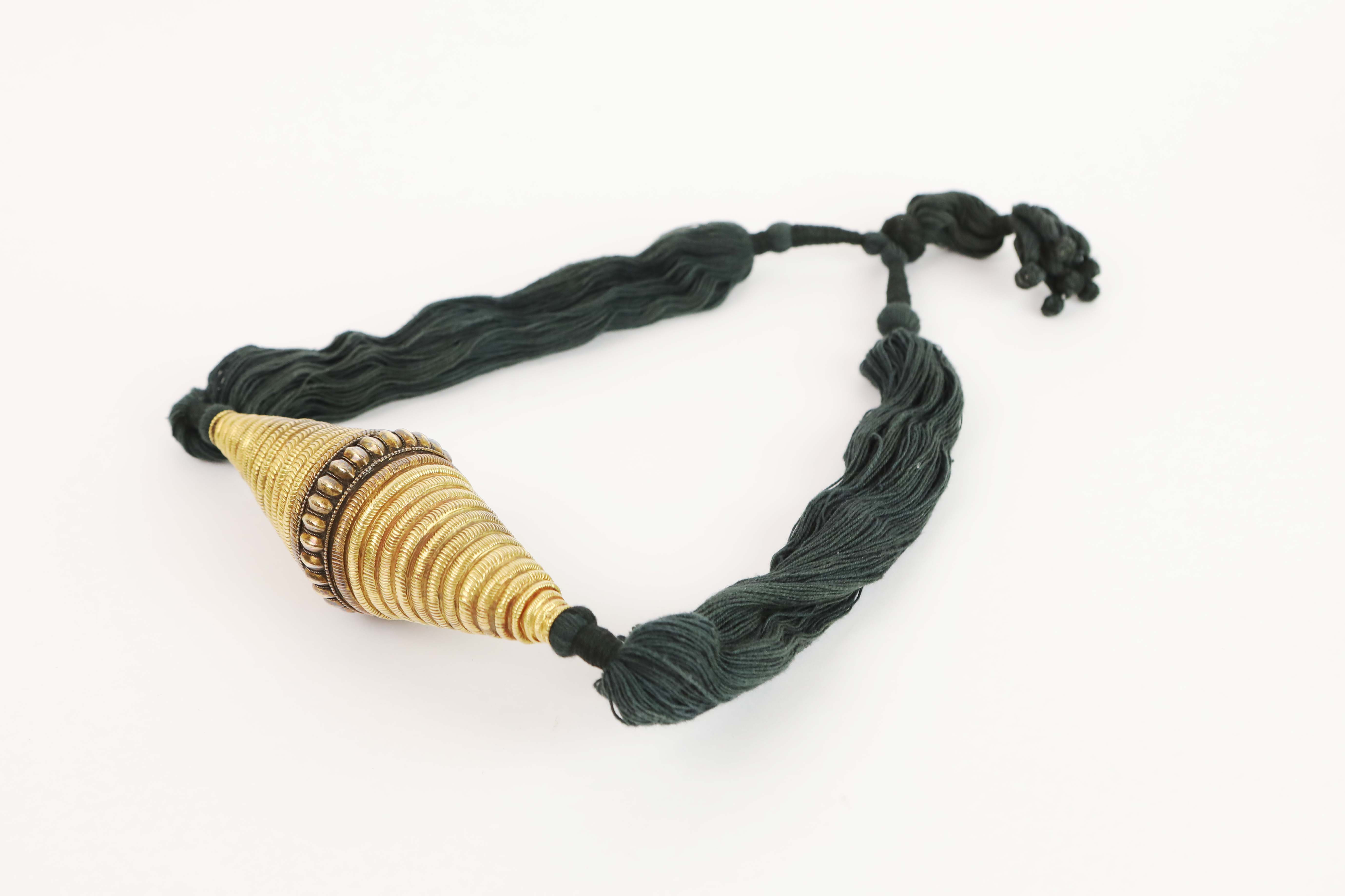 Images for 4702312. THREE LARGE GOLD AMULETS. - Auctionet