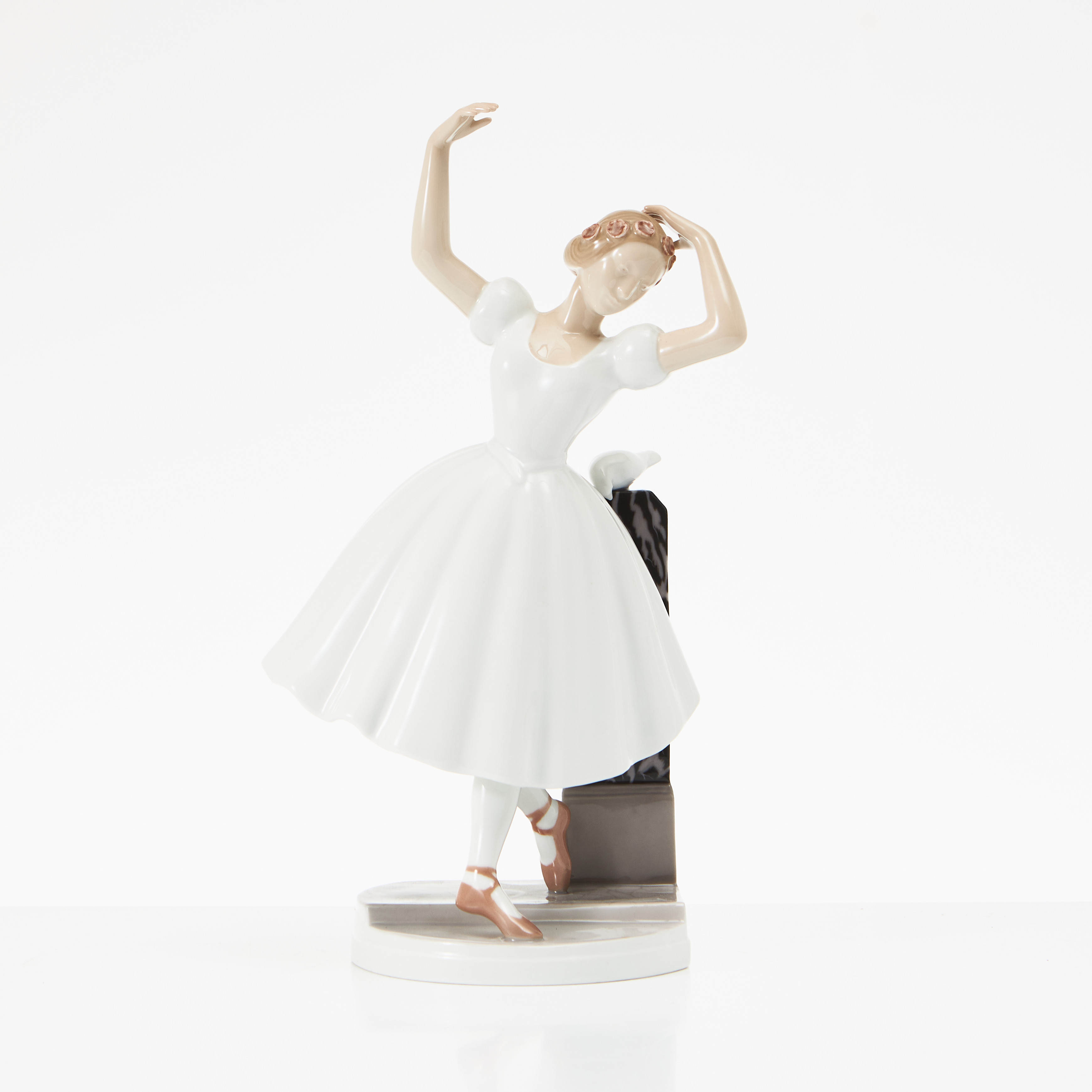 Bilder för 4704052. BING & GRÖNDAHL. figurin, ballerina, porslin, märkt ...