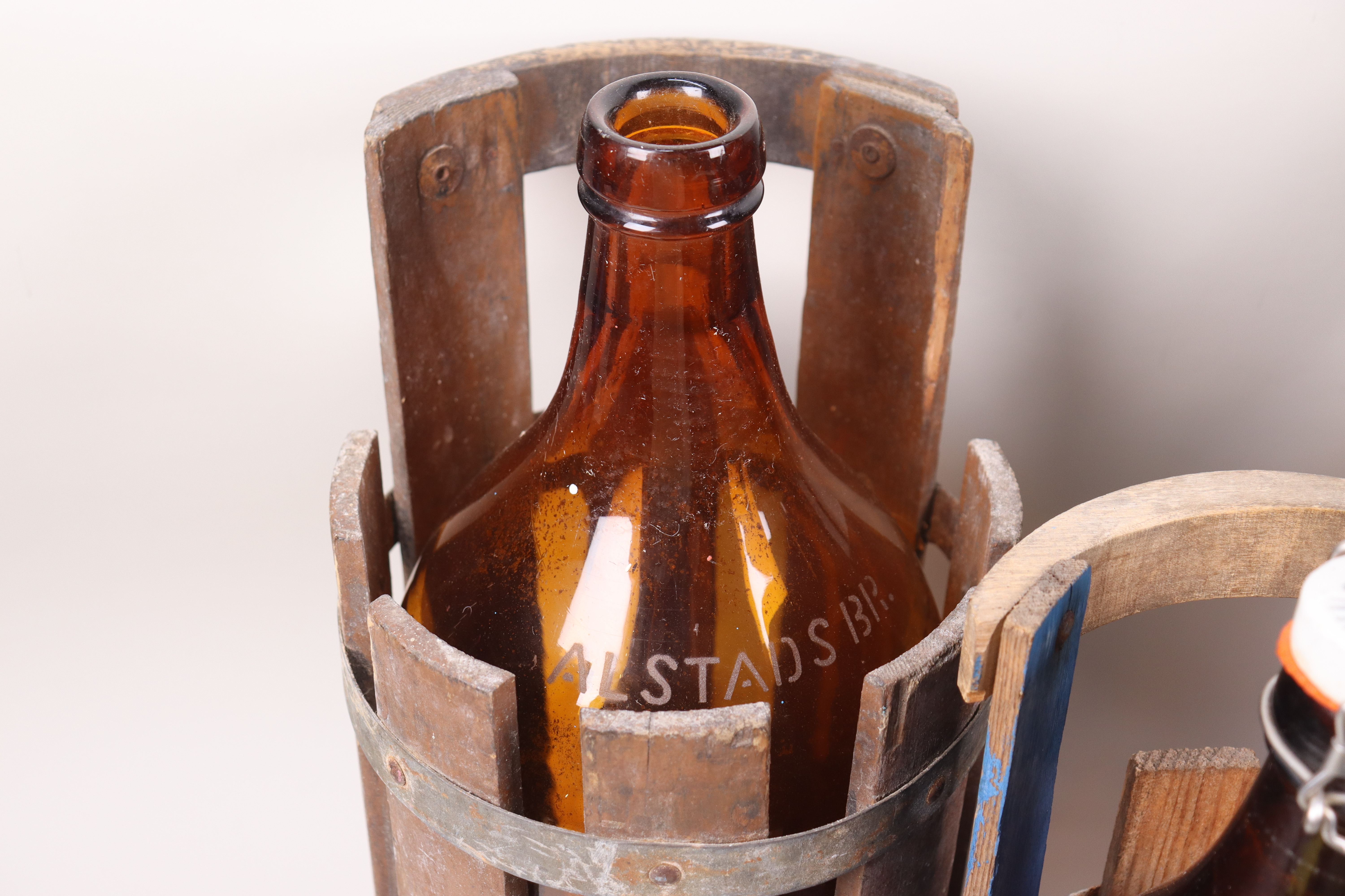 Images for 4762351. DRINKING BOTTLES with wooden case, Alstad Bryggeri, Eriksbergs Bryggeri etc ...