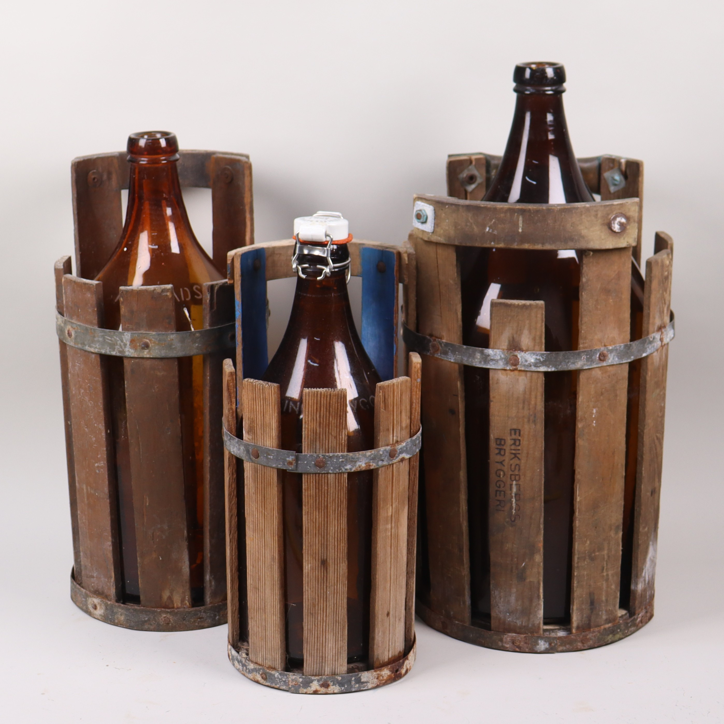 Images for 4762351. DRINKING BOTTLES with wooden case, Alstad Bryggeri, Eriksbergs Bryggeri etc ...