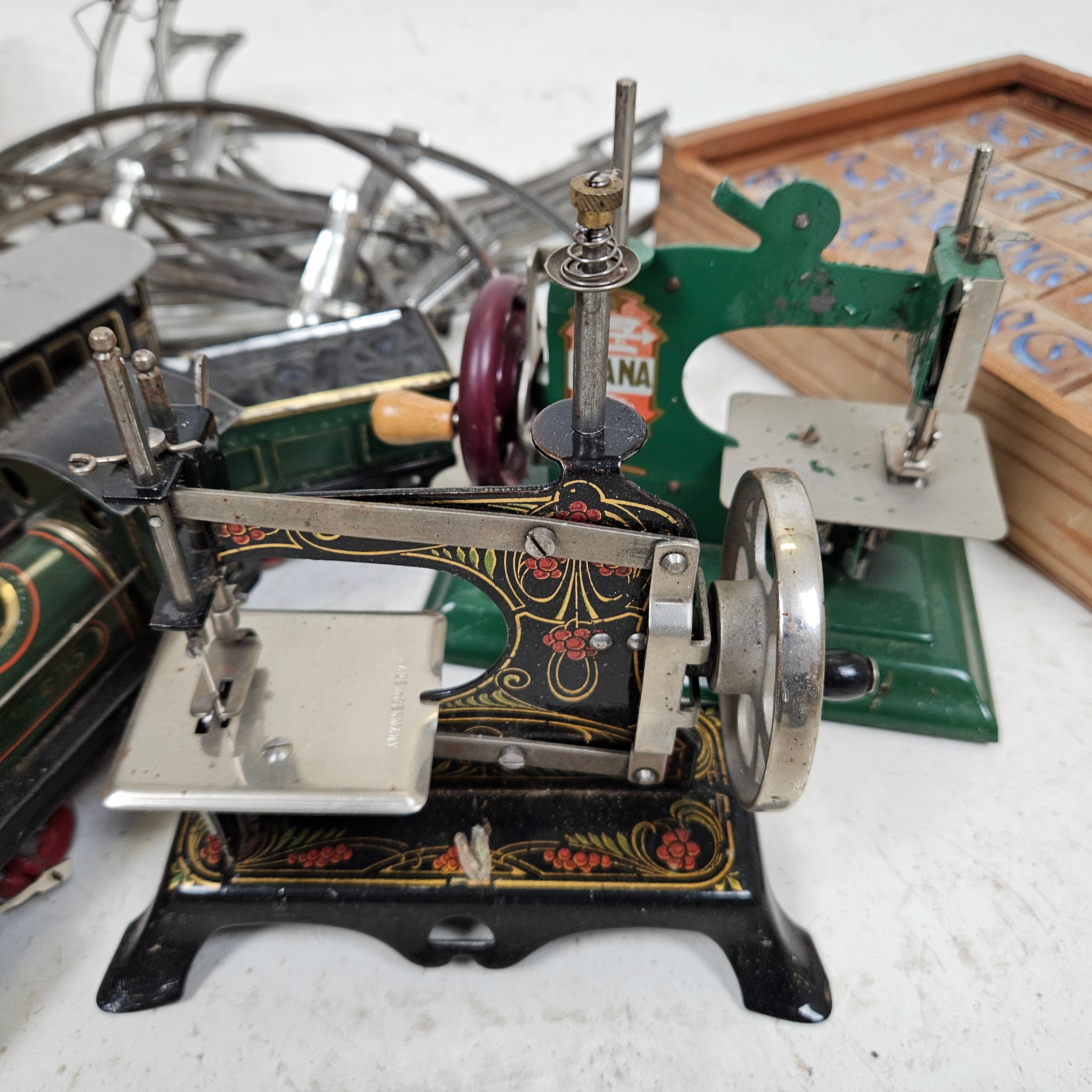 Bilder för 4765424. PARTI LEKSAKER. - Auctionet