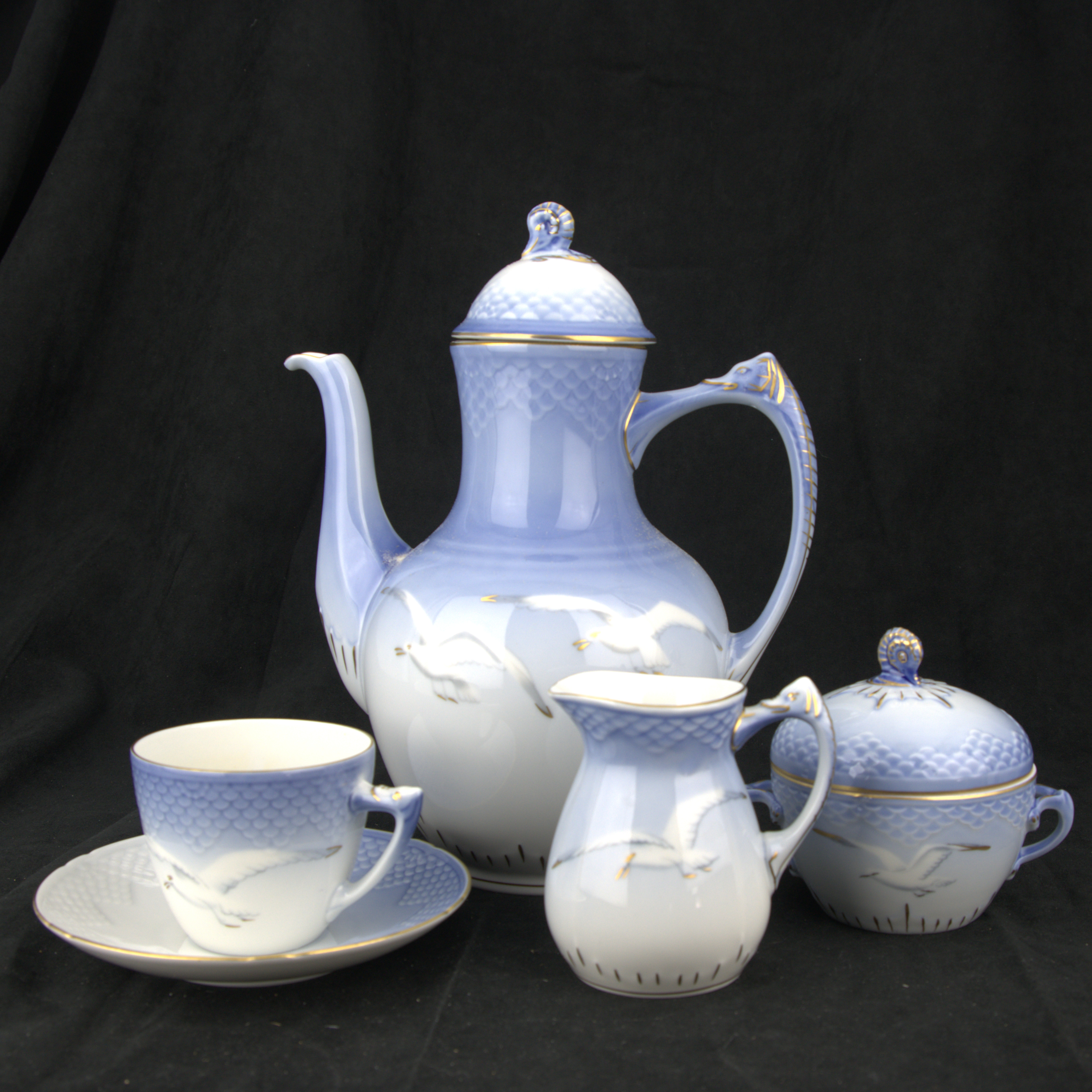 Images for 4769553. A 40-piece “Blue Seagull” coffee set, Bing ...