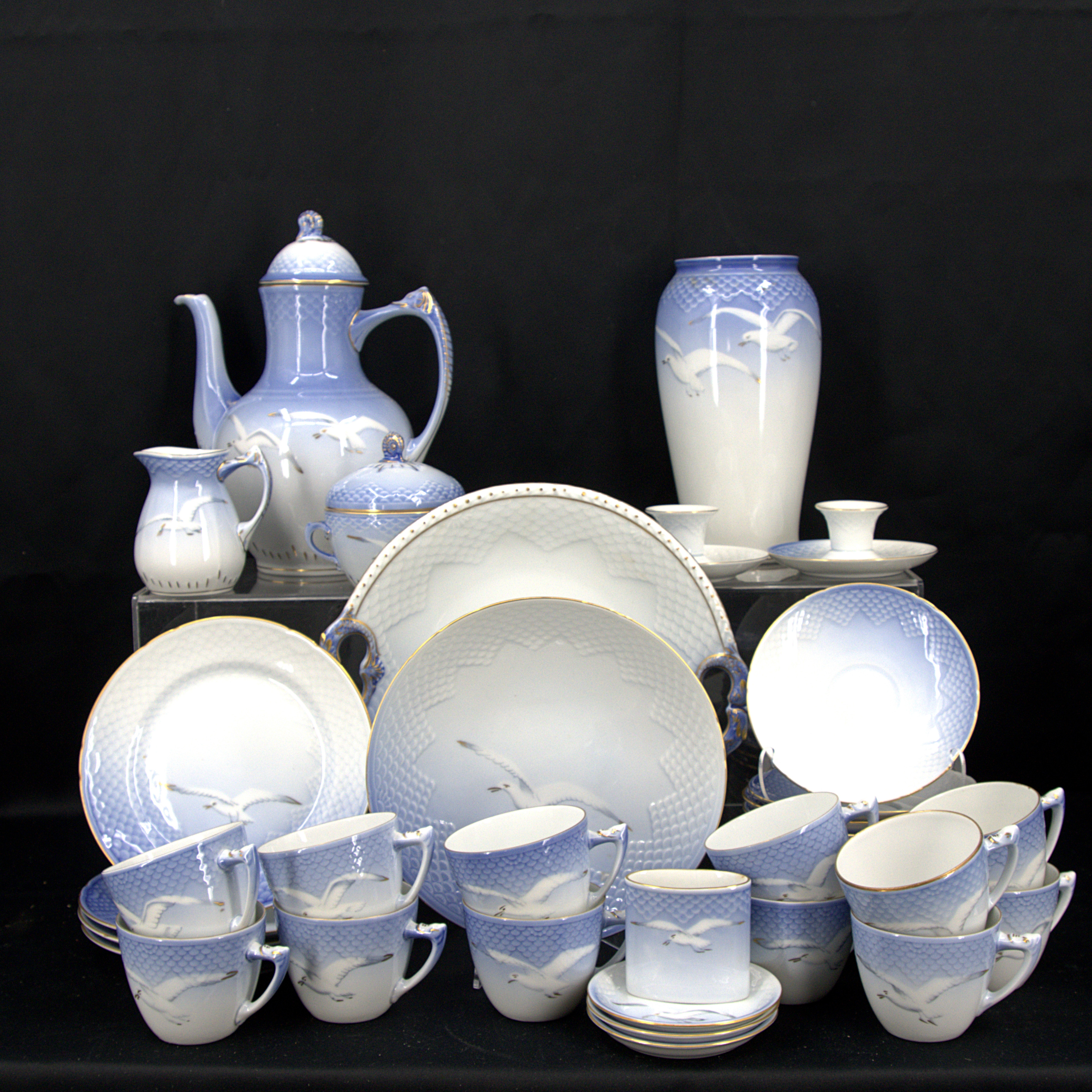 Images for 4769553. A 40-piece “Blue Seagull” coffee set, Bing ...
