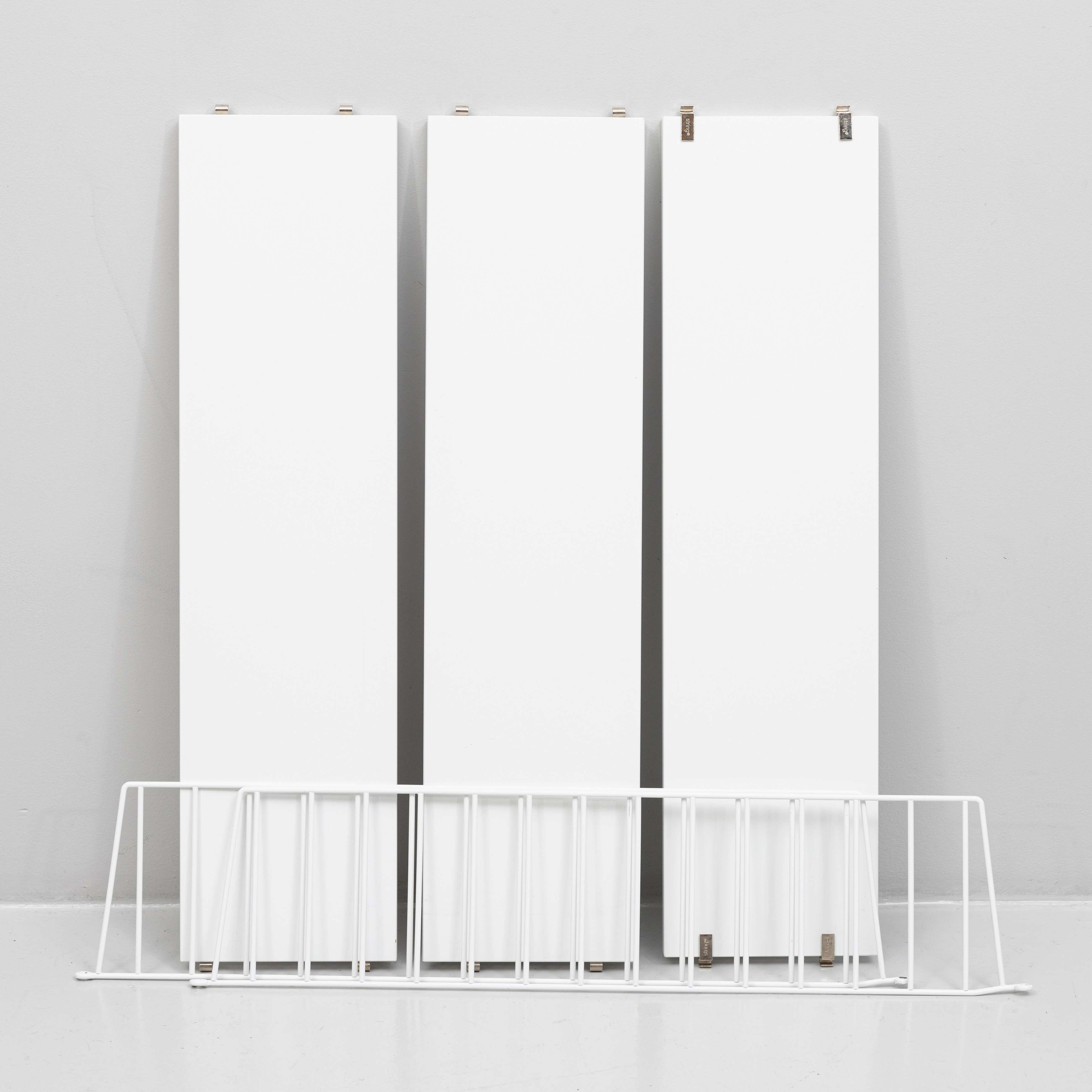 Images for 4779131. A shelf system, “String”, 5 pieces, white lacquered, 21st century. - Auctionet