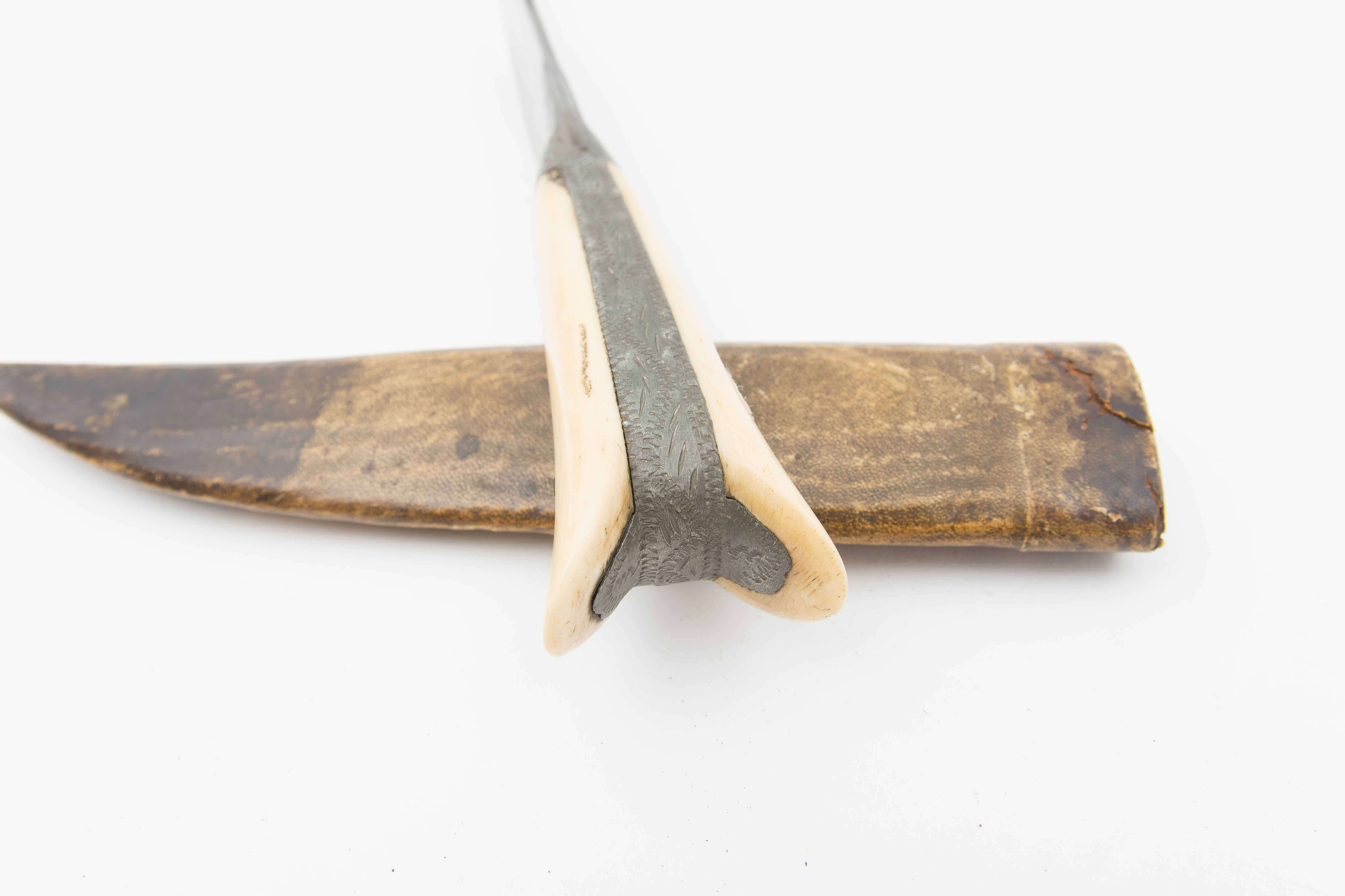 Images for 480561. DAGGER WITH SKIN-COATED SHEATH, Skin Sheath. - Auctionet
