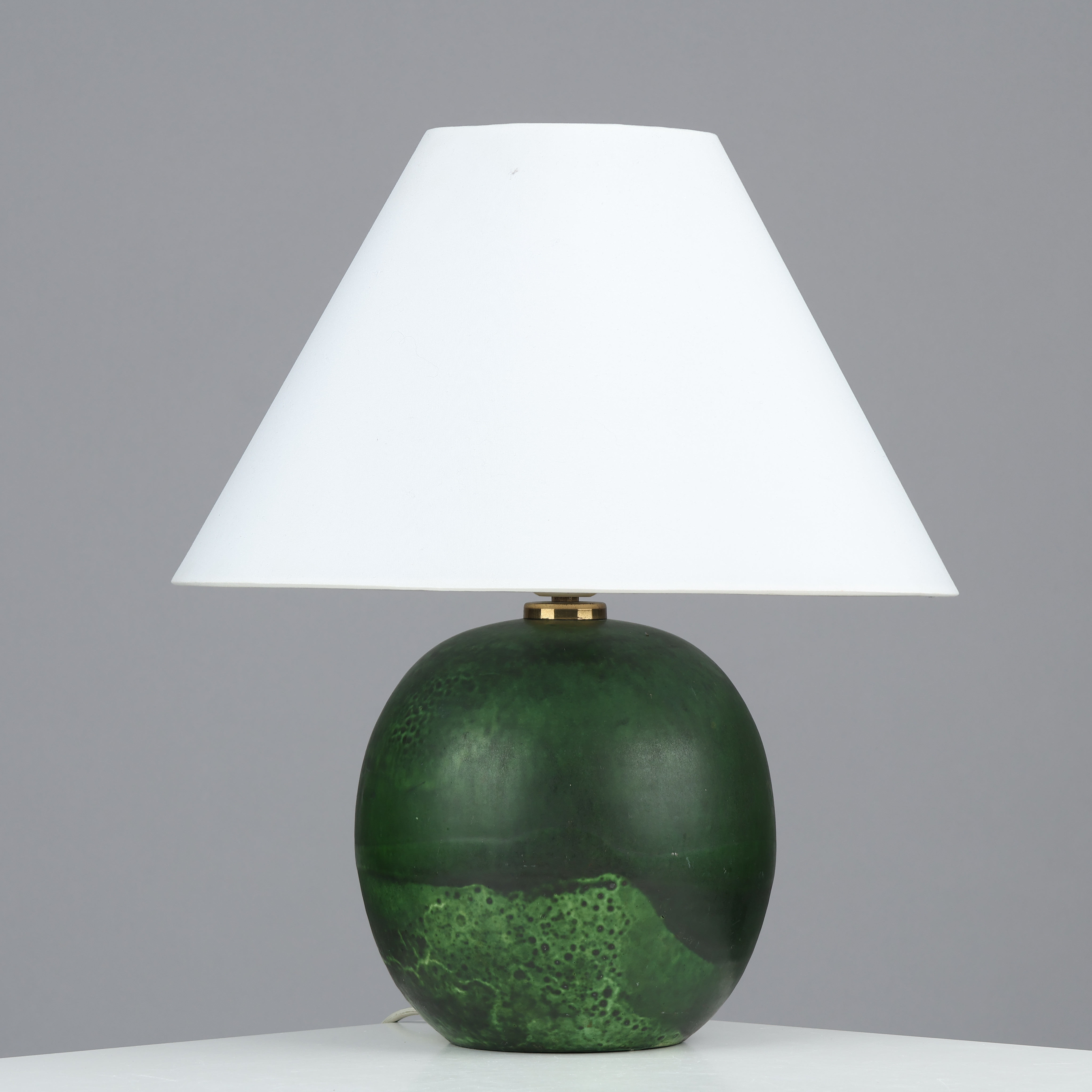 Bilder för 4808336. Bordslampa i grönglaserad keramik med mässingslock ...