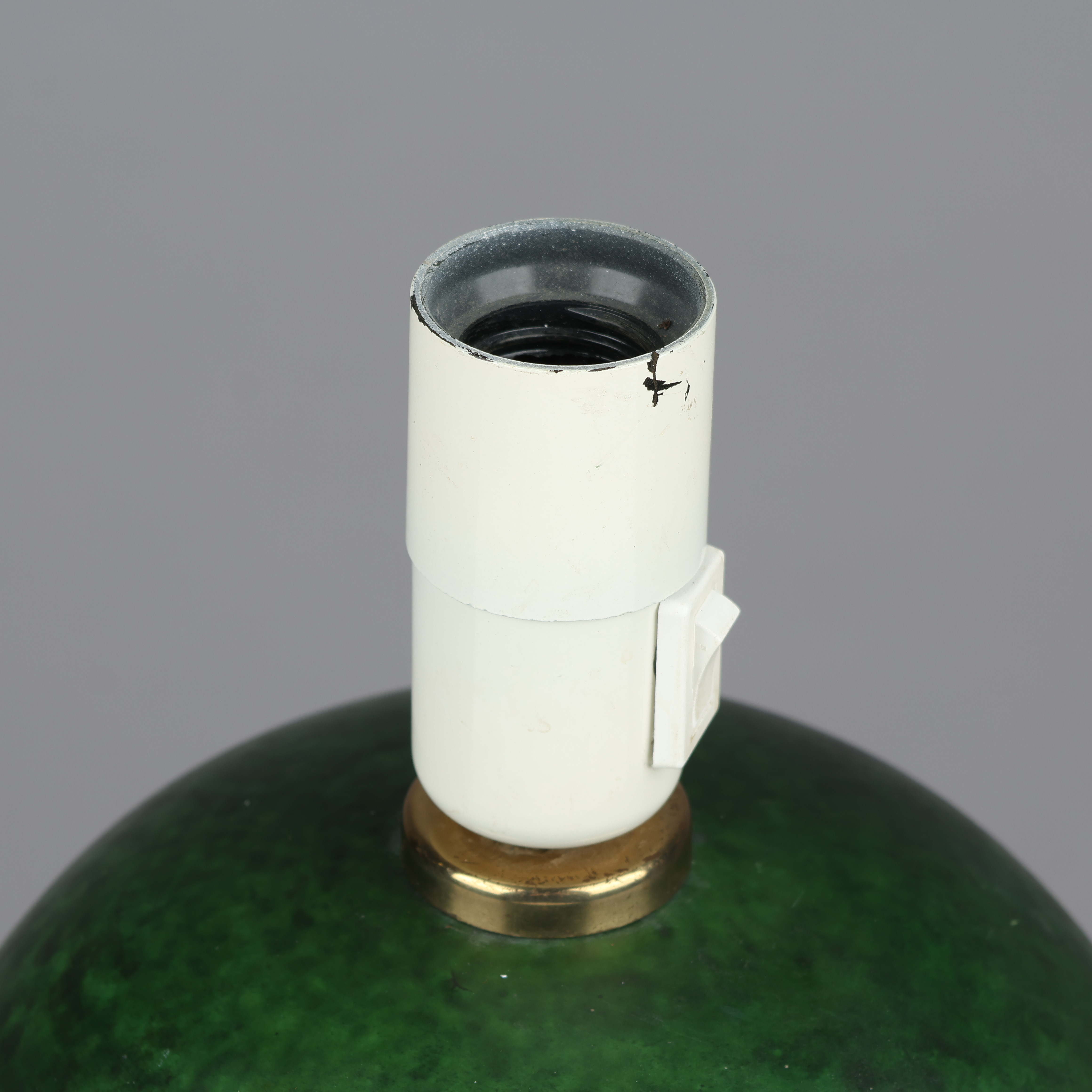 Bilder för 4808336. Bordslampa i grönglaserad keramik med mässingslock ...