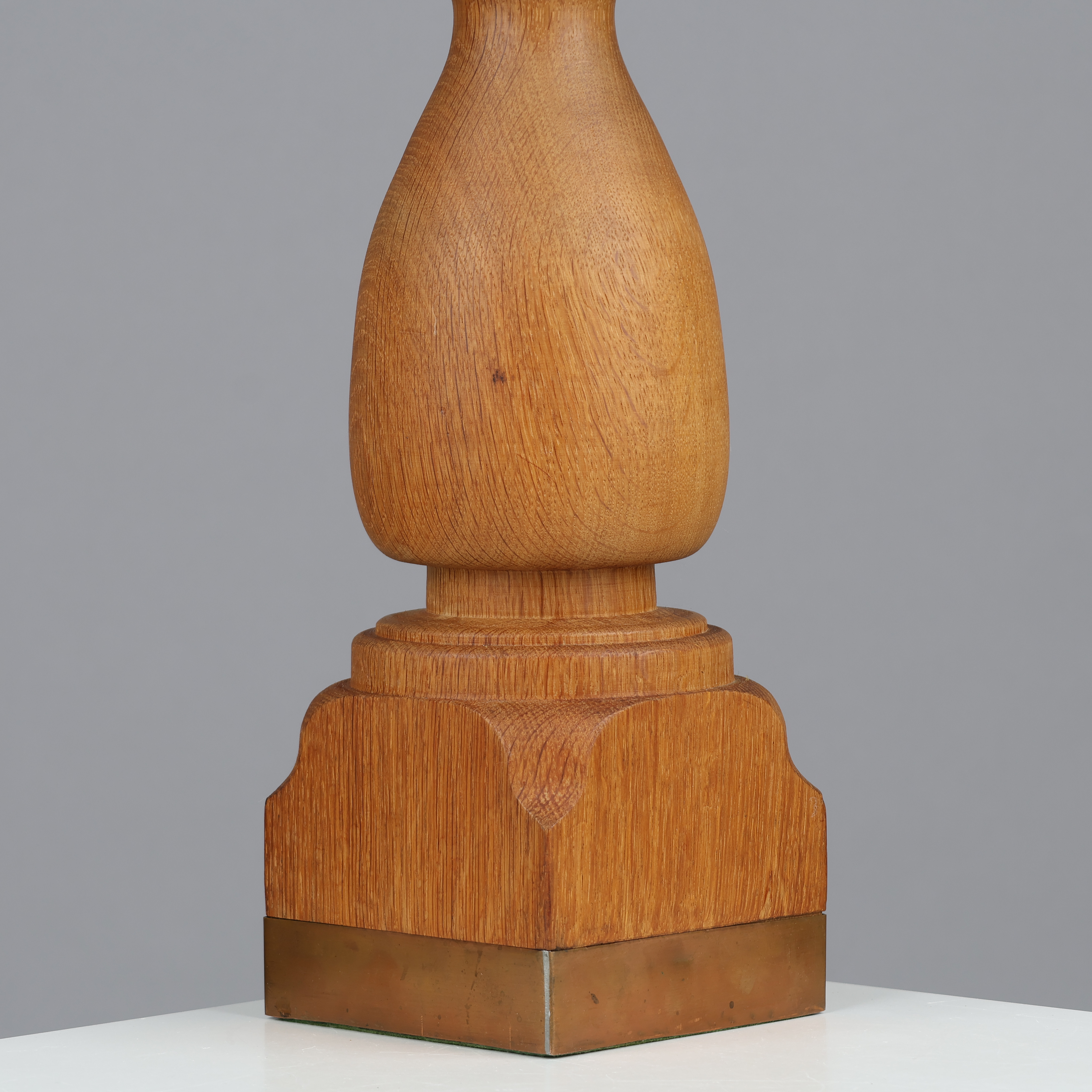 Bilder för 4812083. Bordslampa av ek och koppar, troligen dansk ...