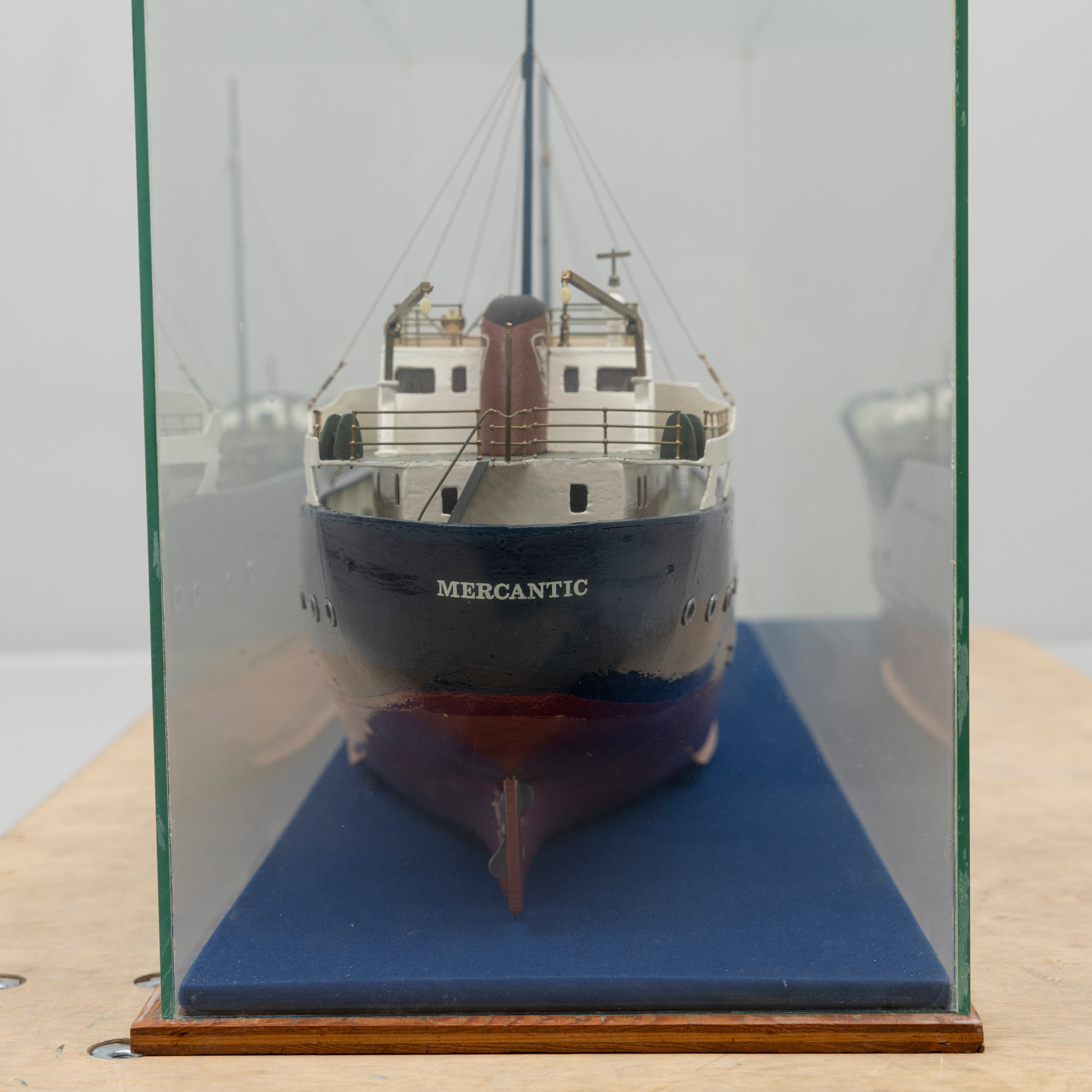 Bilder för 4813666. FARTYGSMODELL, lastfartyg M/S Mercantic, i ...