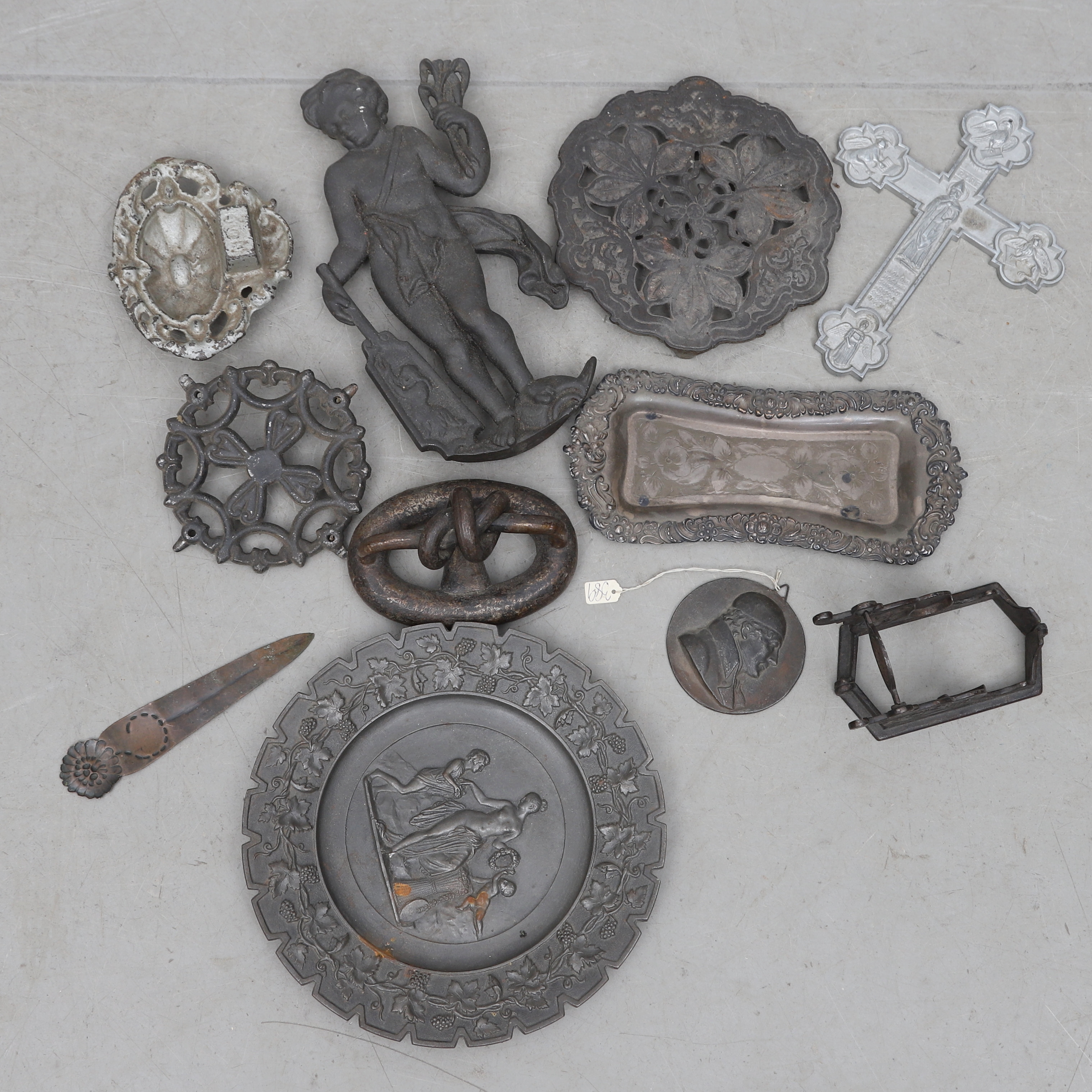 Images for 4823671. METAL/CAST IRON OBJECTS, 11 pieces, 18th/20th ...