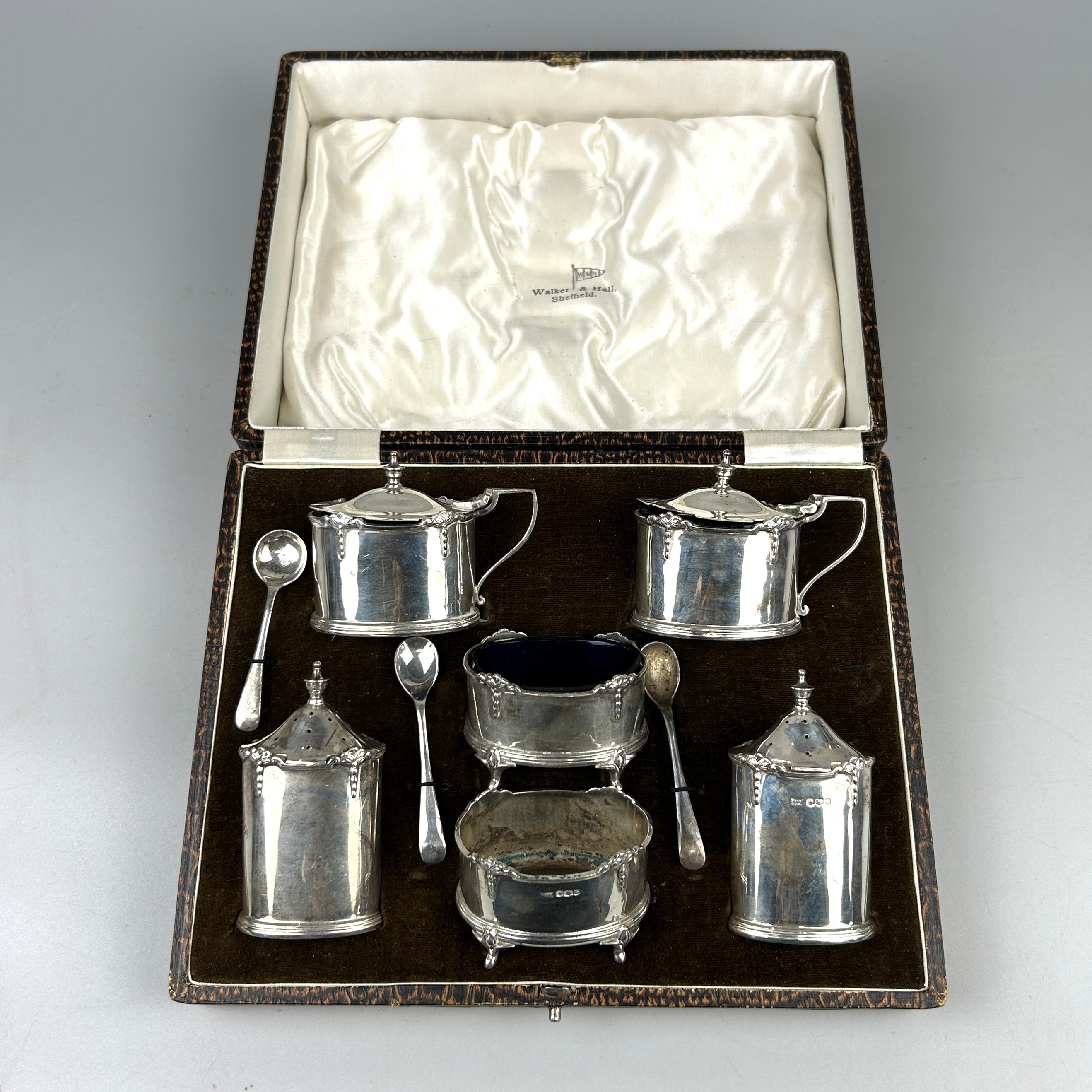 CASED SET OF SIX HALLMARKED SILVER CRUET ITEMS. Silver & Metals ...