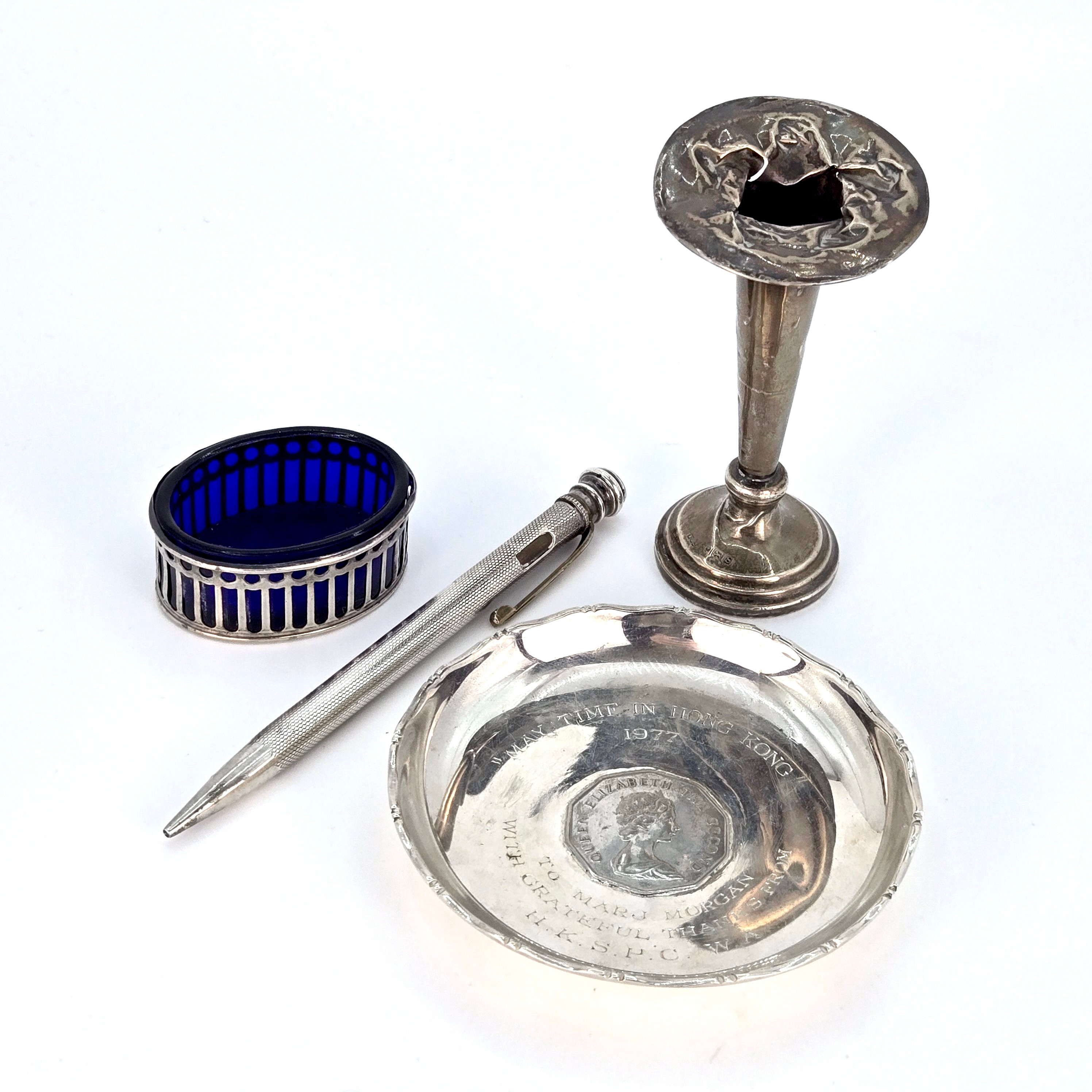 GROUP OF MIXED SILVER ITEMS. Silver & Metals - Silver - Auctionet