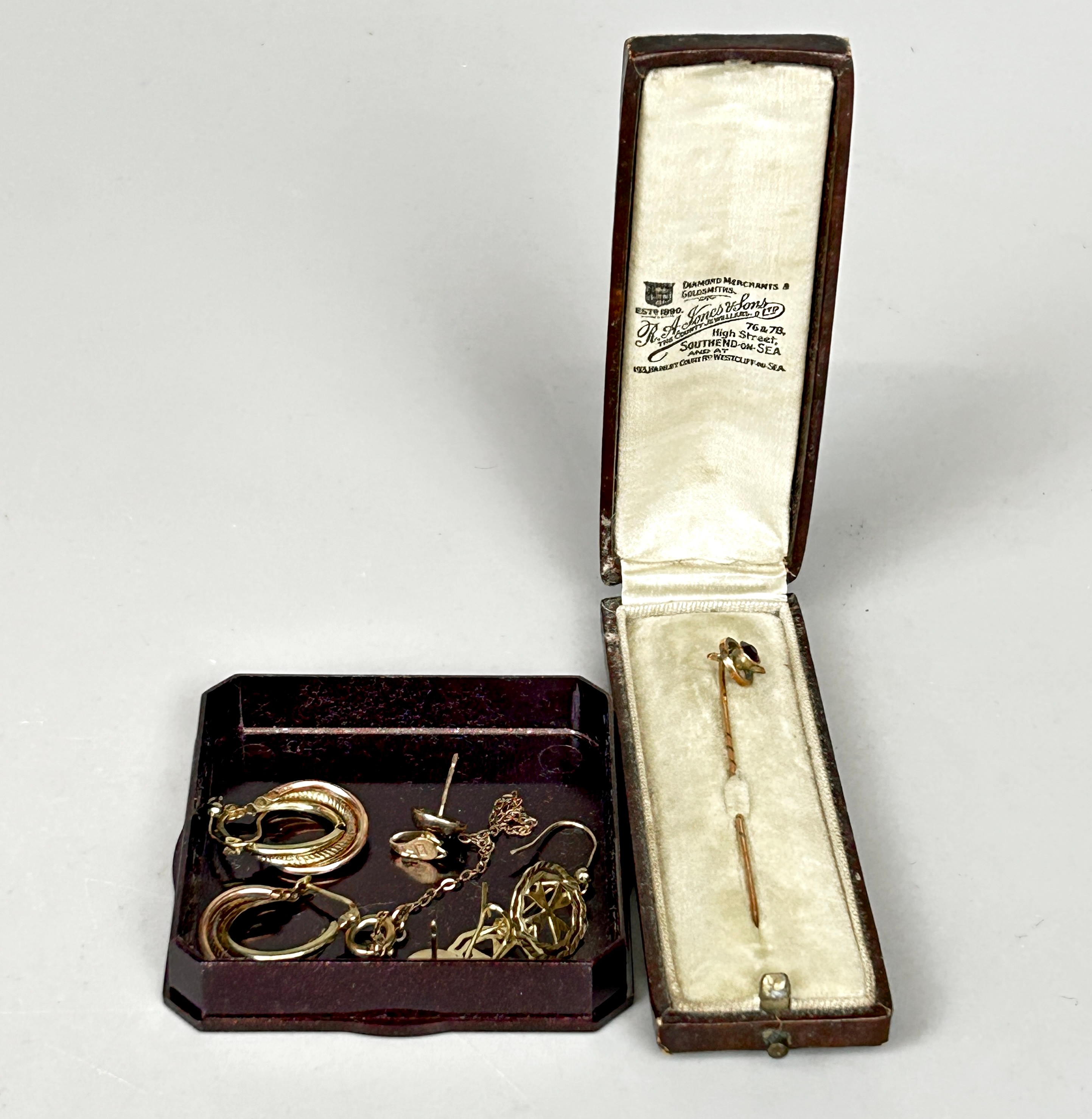 9CT GOLD JEWELLERY ITEMS. Jewellery & Gemstones - Jewellery - Auctionet
