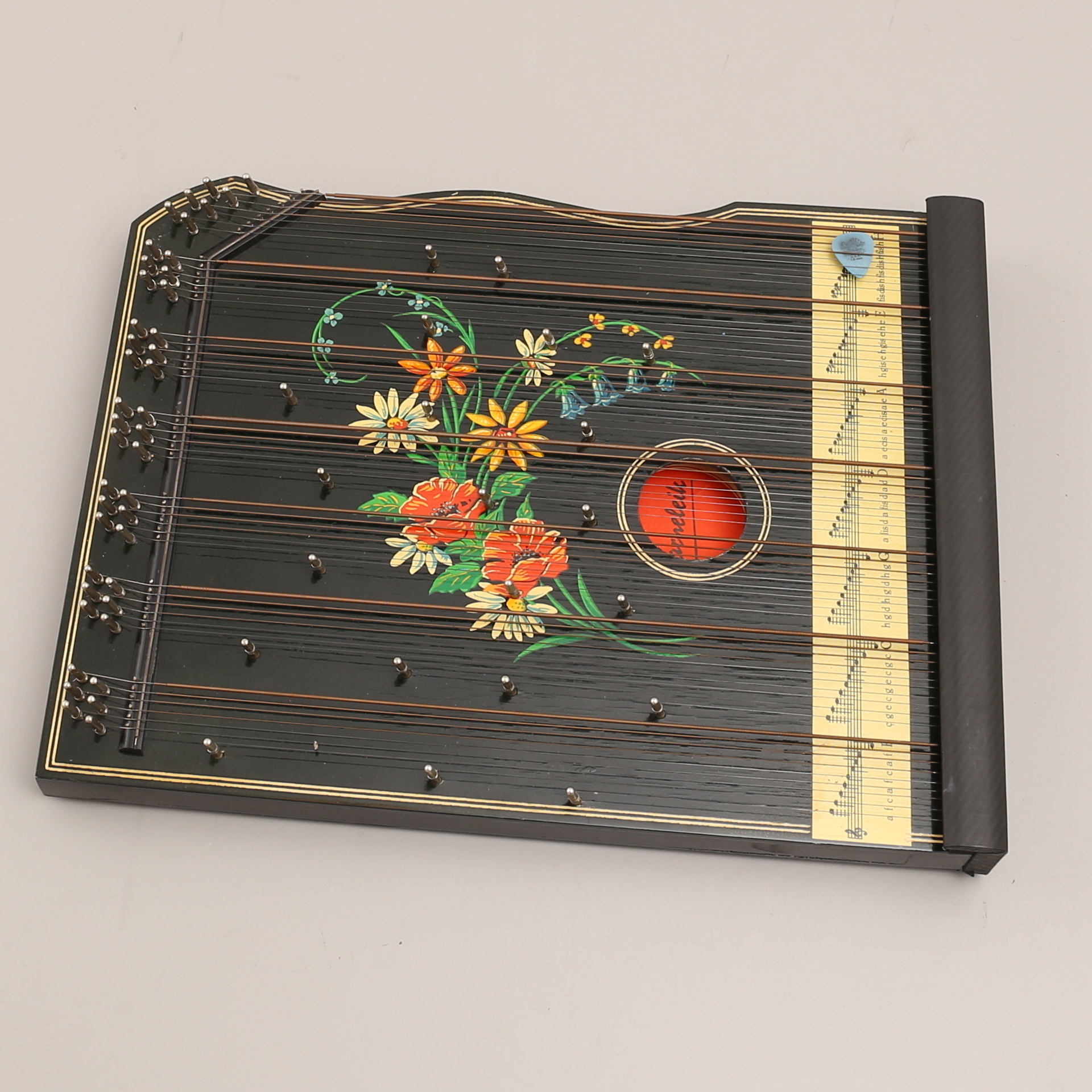 CITTRA, Harpeleik, med väska. Samlarföremål - Musikinstrument - Auctionet